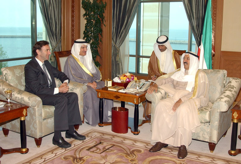 KUNA : Kuwait''s Amir receives HSBC top executives