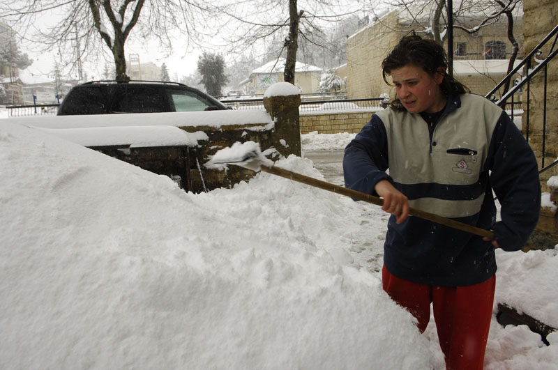 KUNA : Blizzard blankets Lebanon with snow