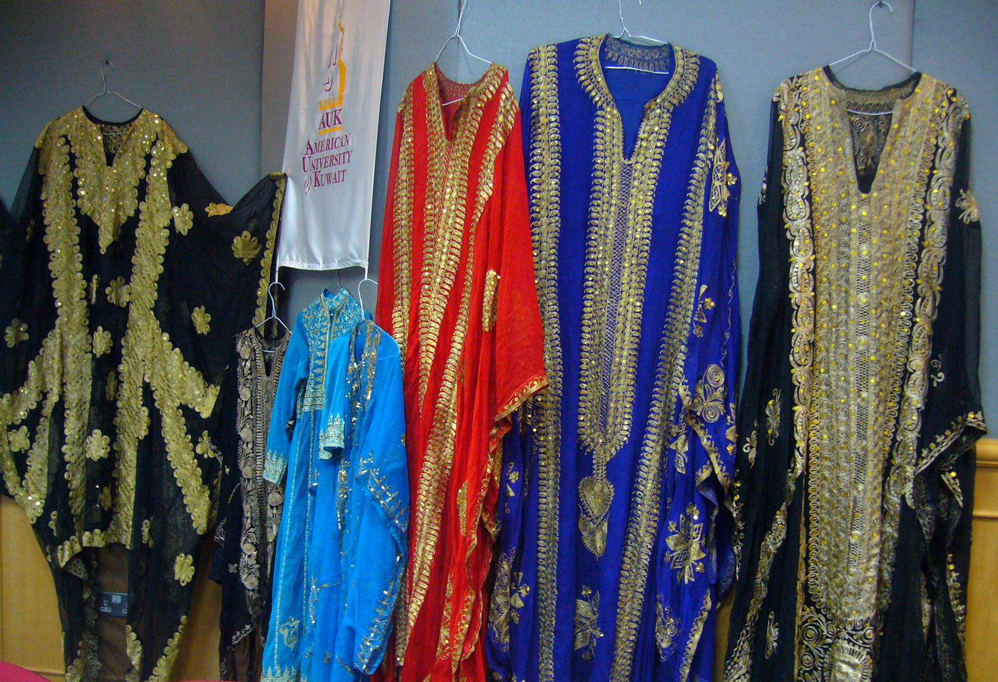 Kuwaiti Women Traditional Clothing