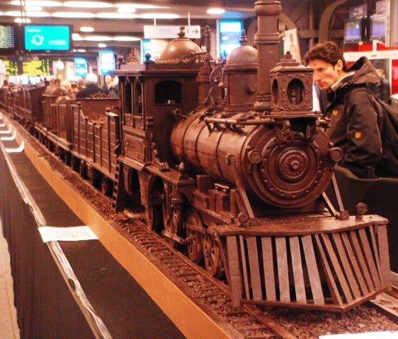 KUNA : World''s longest chocolate train on display in Belgium