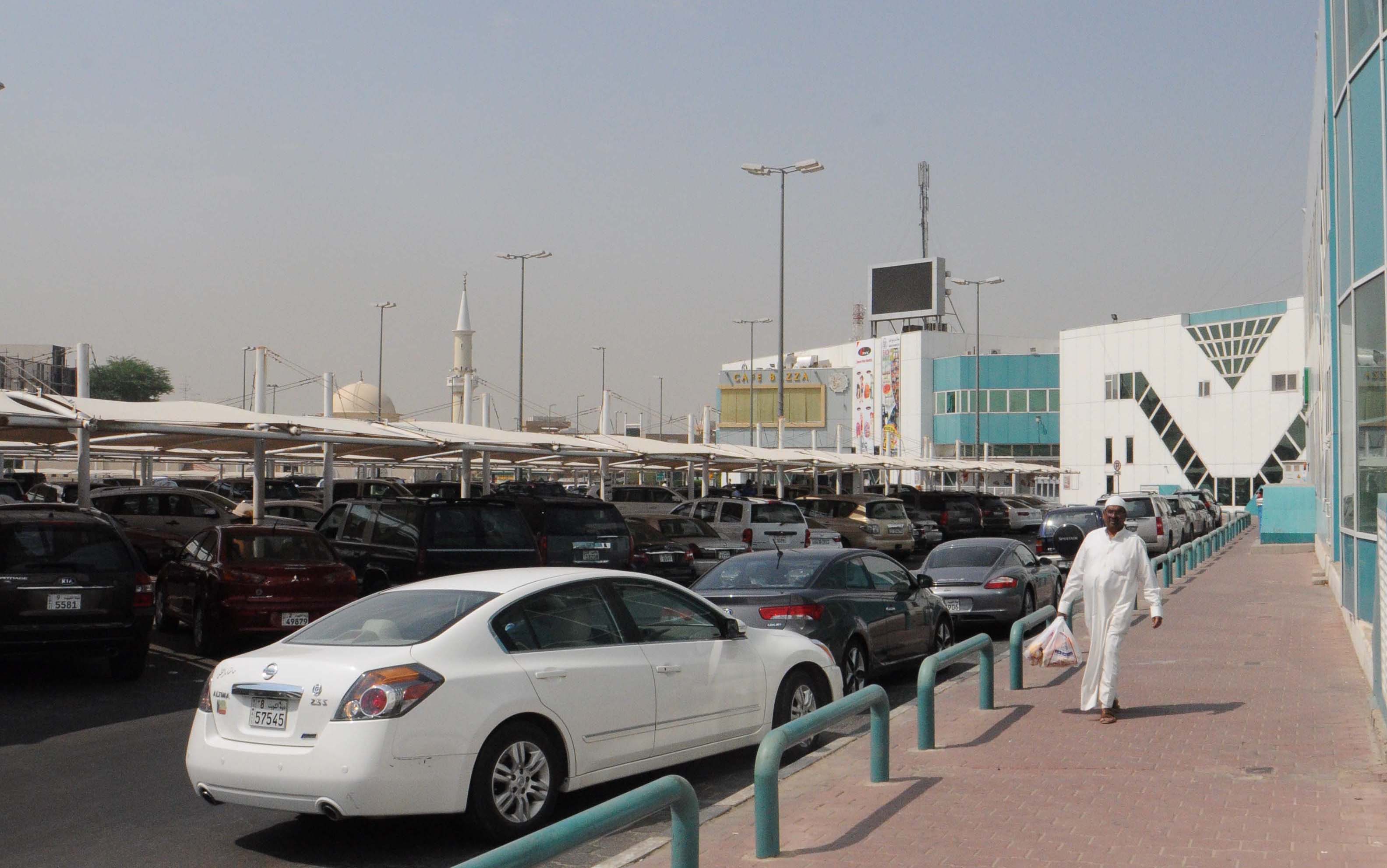 KUNA : Coop markets mushroom, go online in Kuwait - Society - 05/09/2013