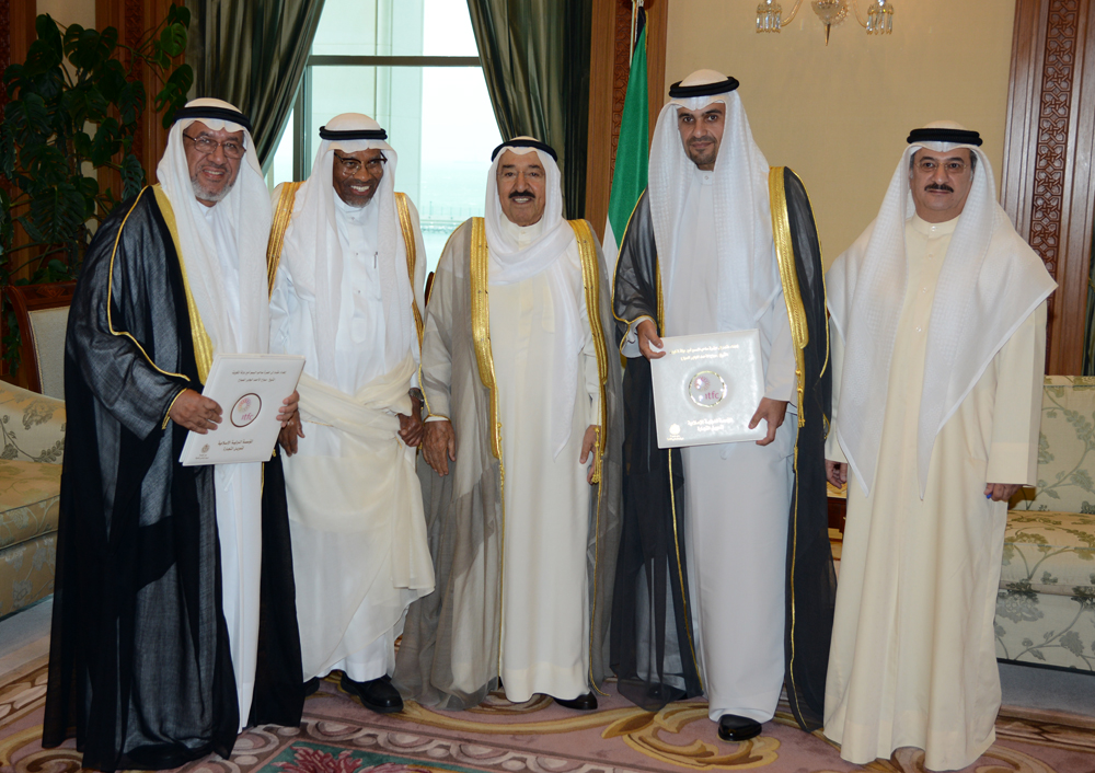 KUNA : His Highness Amir receives IDB, ITFC chiefs