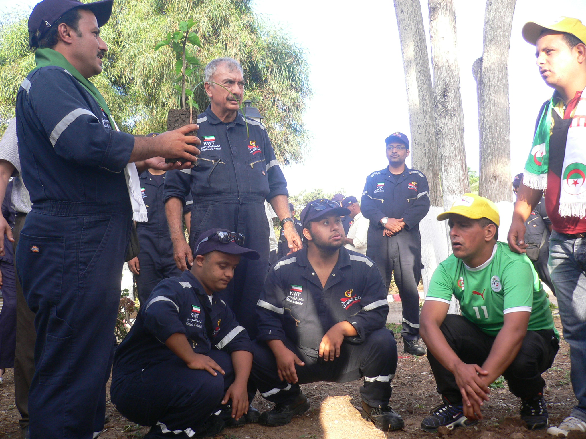 KUNA : Kuwaiti activists plant tree as symbolic gesture outside ...