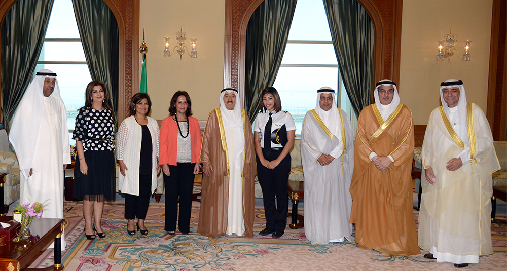 KUNA : First Kuwaiti female pilot introduced to His Highness the Amir