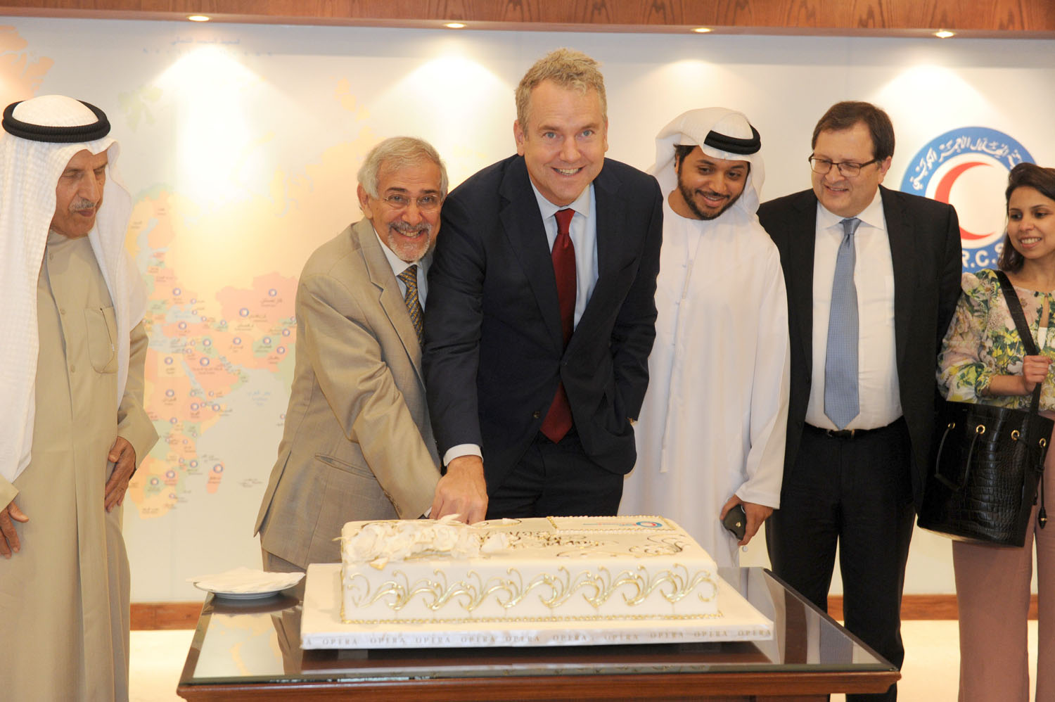 Kuwait Red Crescent Society Chairman Dr. Hilal Al-Sayer welcomes Bill ...