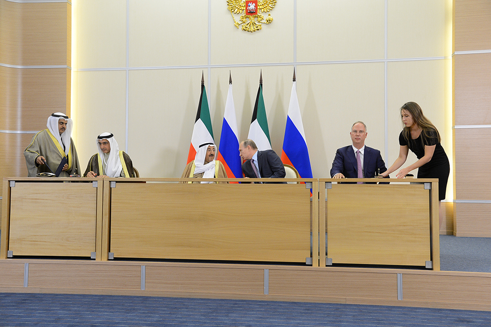KUNA : Kuwait, Russia sign cooperation agreements, MoUs - diwan - 10/11 ...