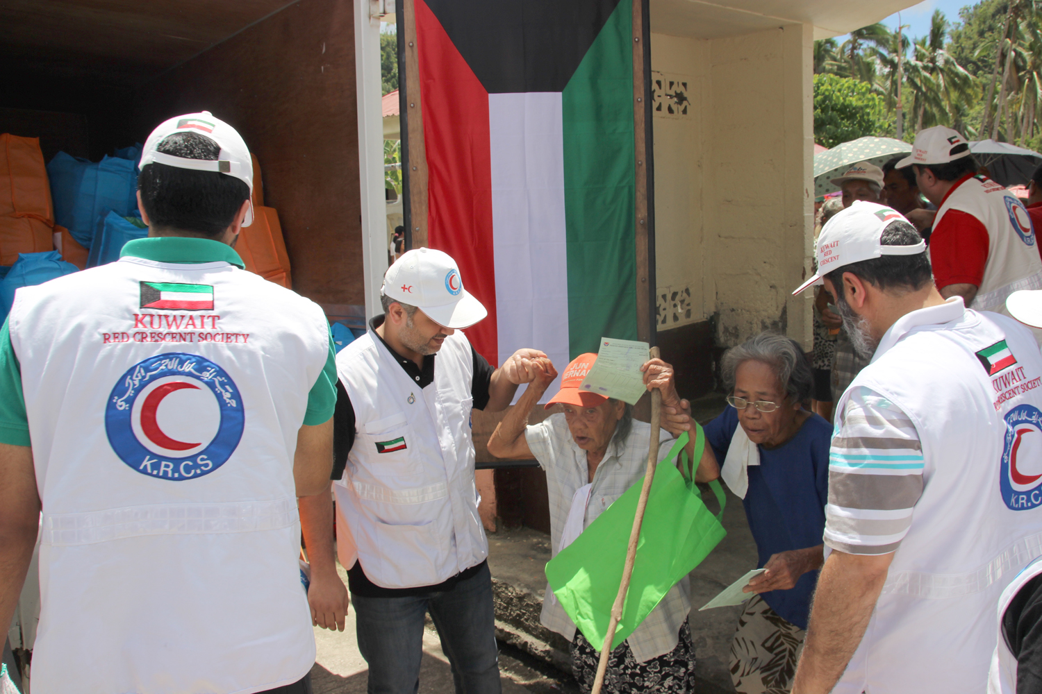 KUNA : Kuwait Red Crescent Society.. 50 years of non-stop global ...