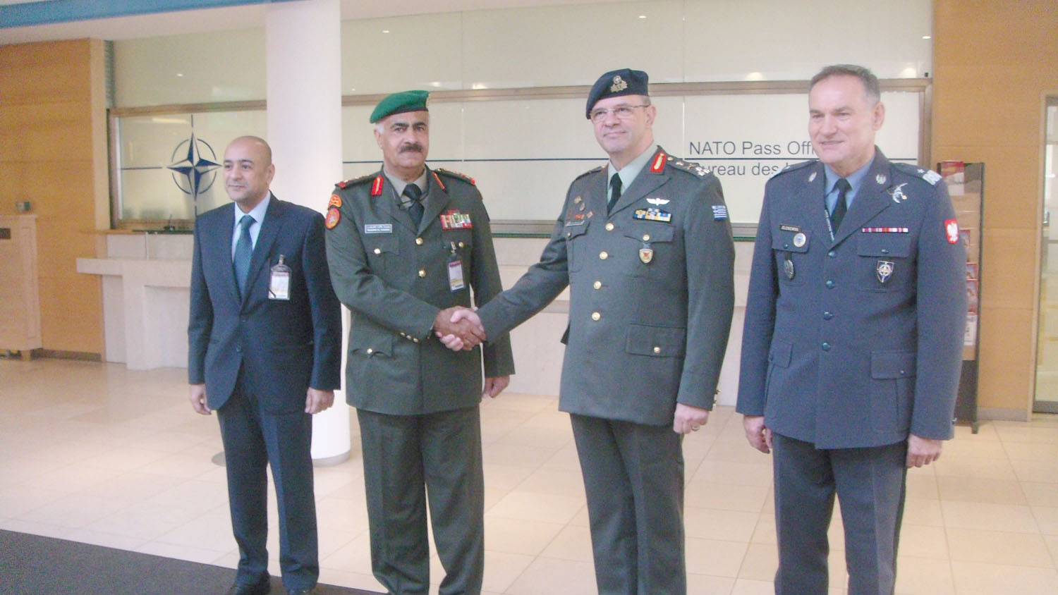 KUNA : Kuwaiti army chief visits NATO's headquarters