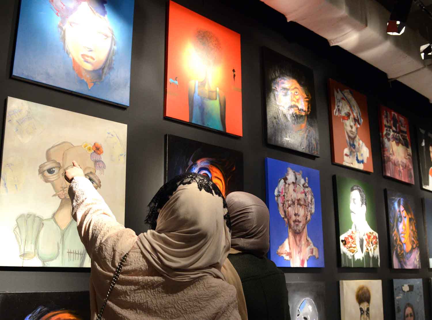 KUNA : Den Gallery gathers works by Kuwaiti, foreign formative artists ...