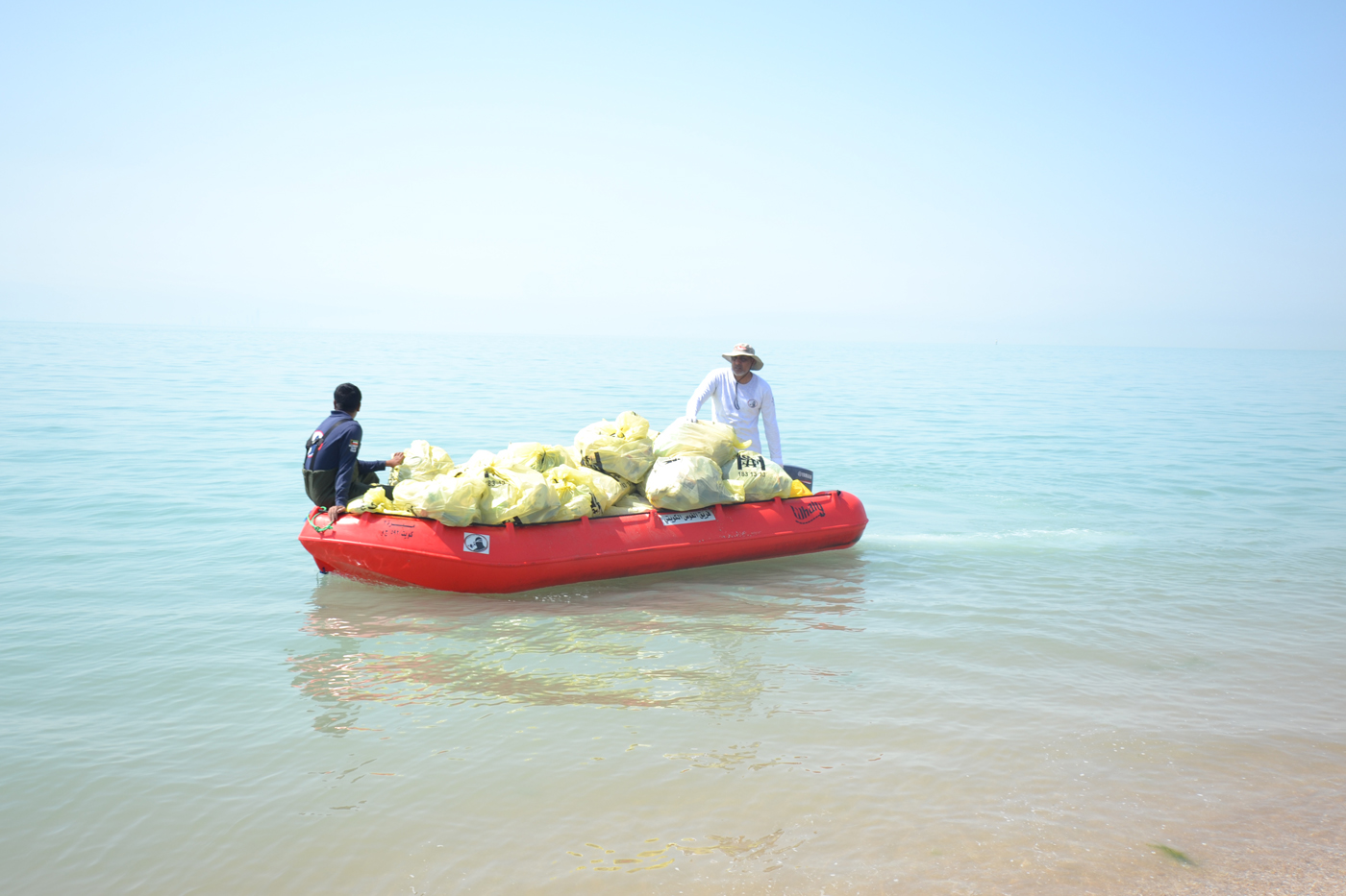KUNA : Kuwaiti divers clear up spots around Meskan island