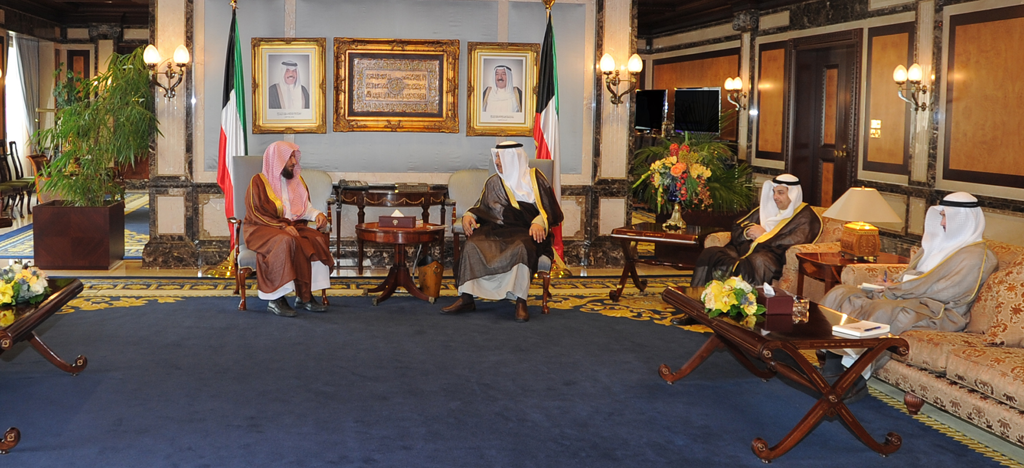 KUNA : His Highness the Permier receives Saudi Royal Court Advisor
