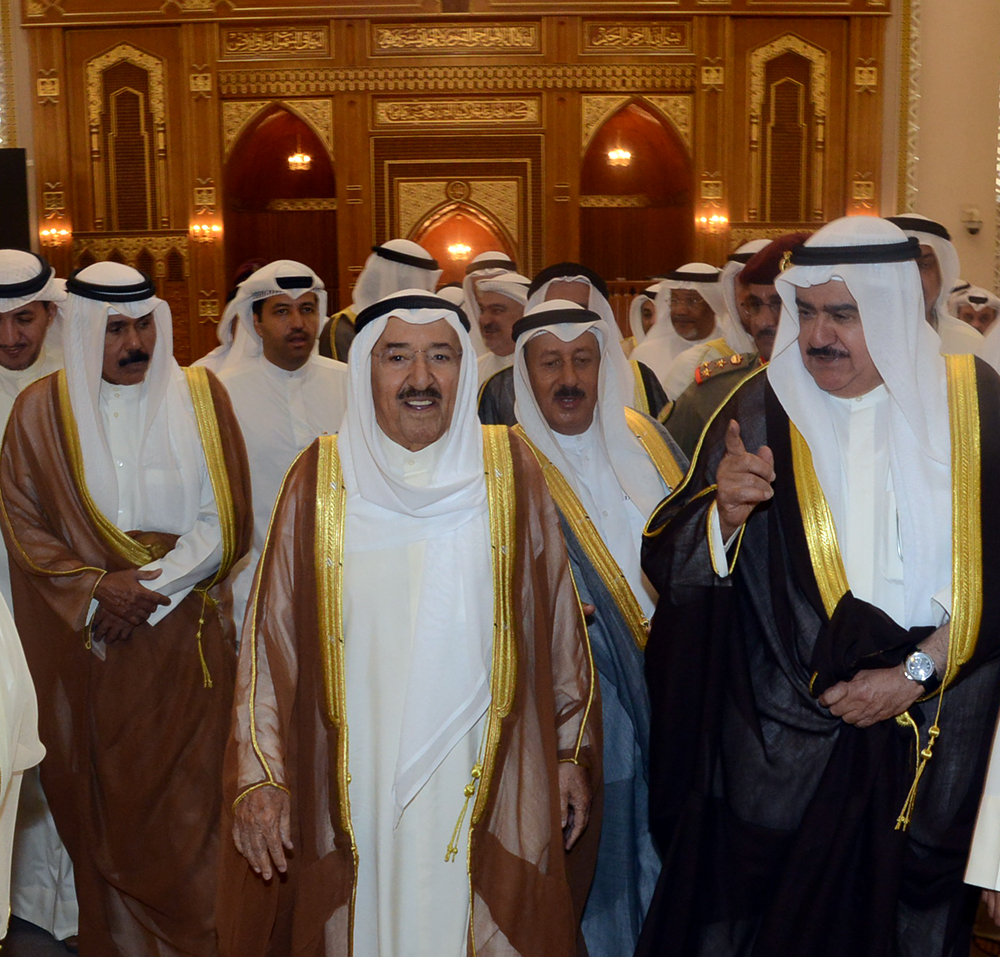 KUNA : His Highness the Amir visits Imam Al-Sadiq Mosque - diwan - 14 ...