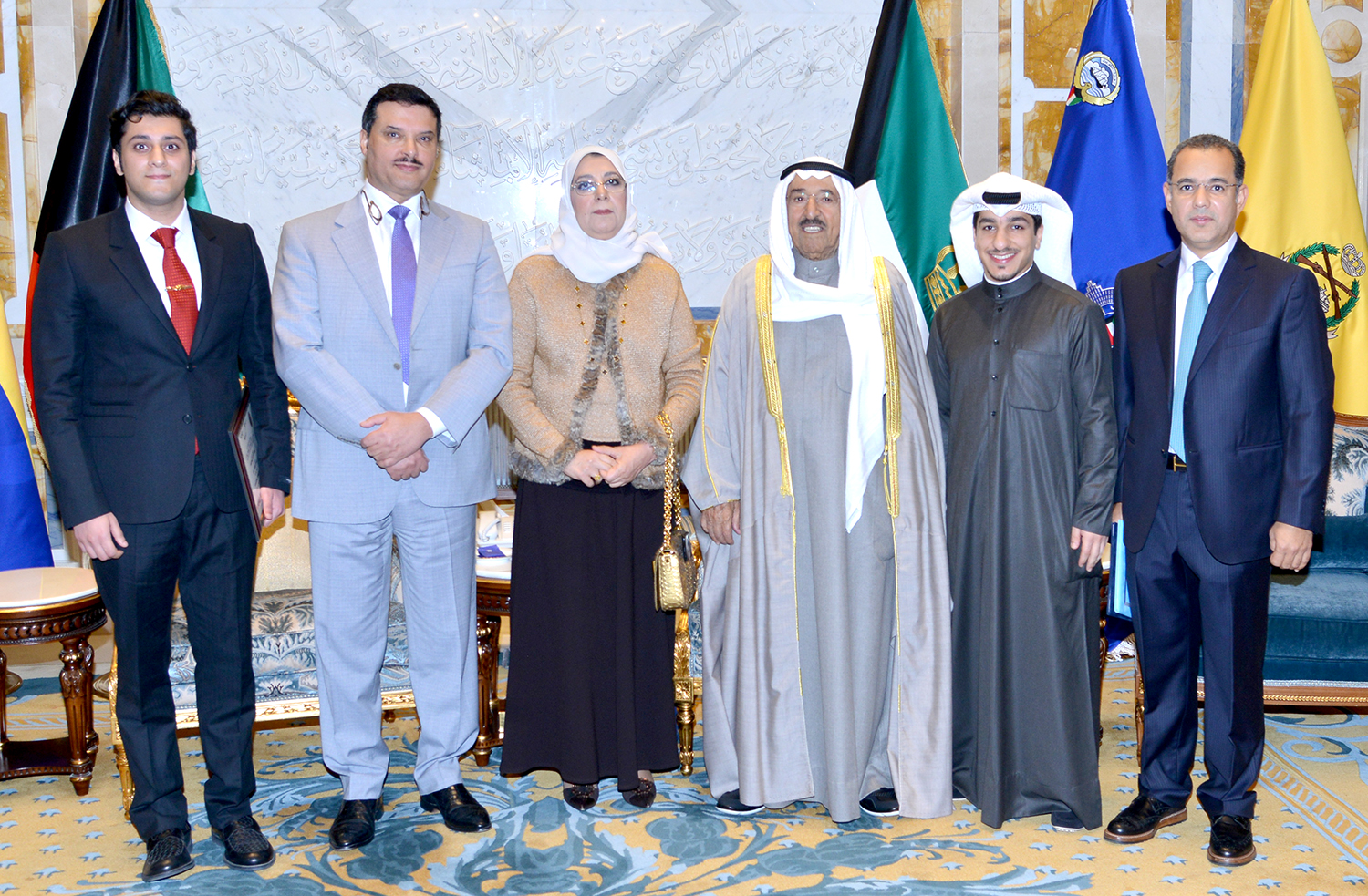 KUNA : His Highness Amir praises Kuwaiti doctors' medical achievements