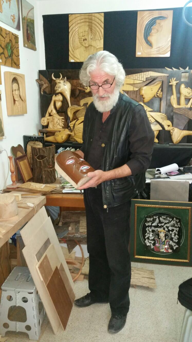 KUNA : Turkish carpenter highlights political causes through his art