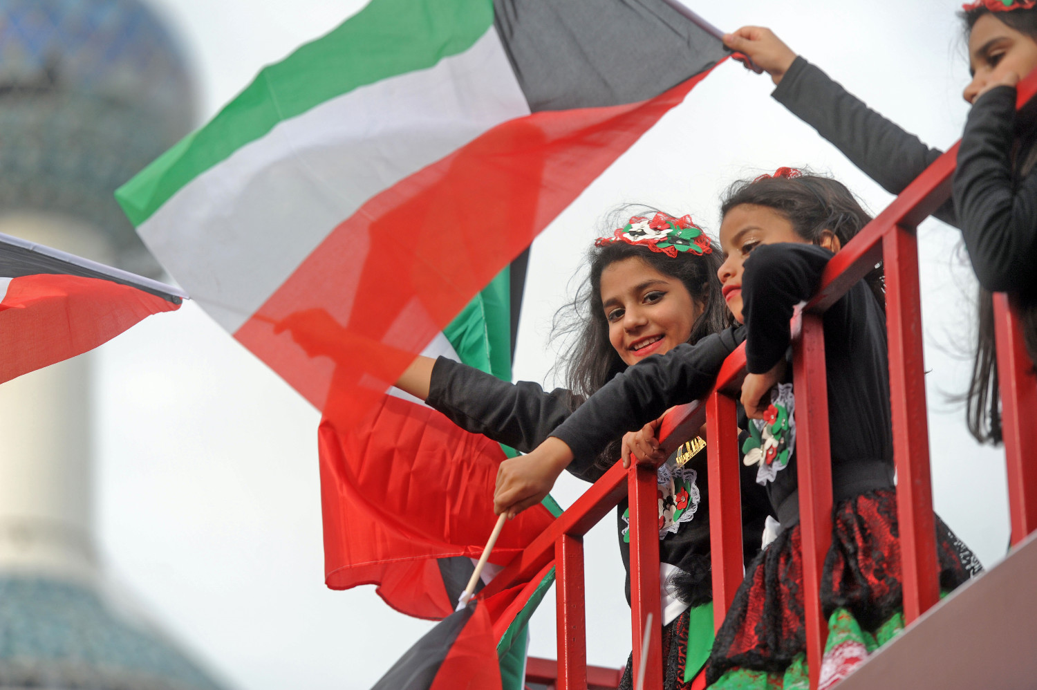 KUNA : Kuwait main seaside road witnesses national carnival - Society ...