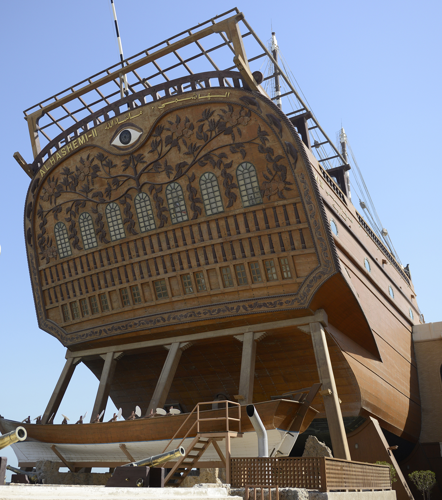 KUNA : Al-Hashimi II ... Gigantic vessel evoking Kuwaiti pearl diving ...