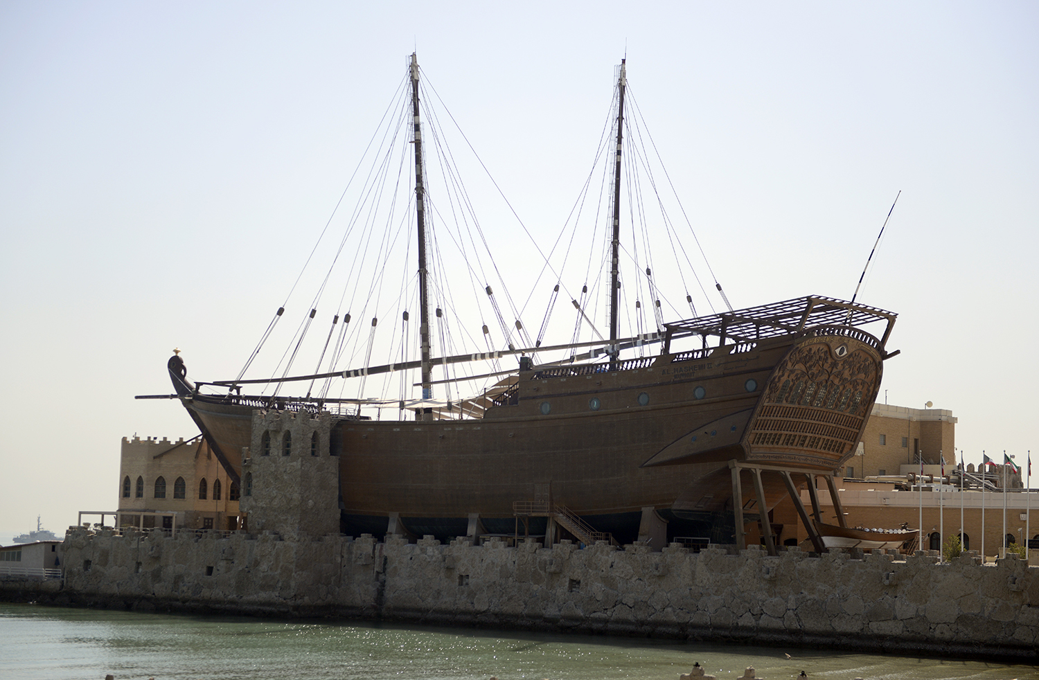 KUNA : Al-Hashimi II ... Gigantic vessel evoking Kuwaiti pearl diving ...