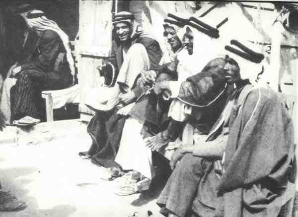 KUNA : Traditional Kuwaiti men's clothing reflect local culture ...