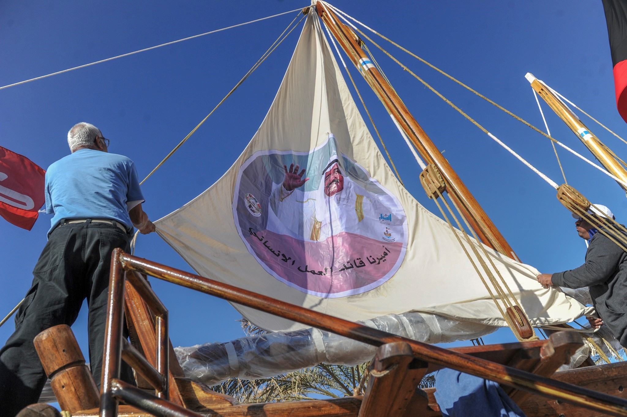 KUNA : Young Kuwaitis build dhow as gift to His Highness the Amir ...