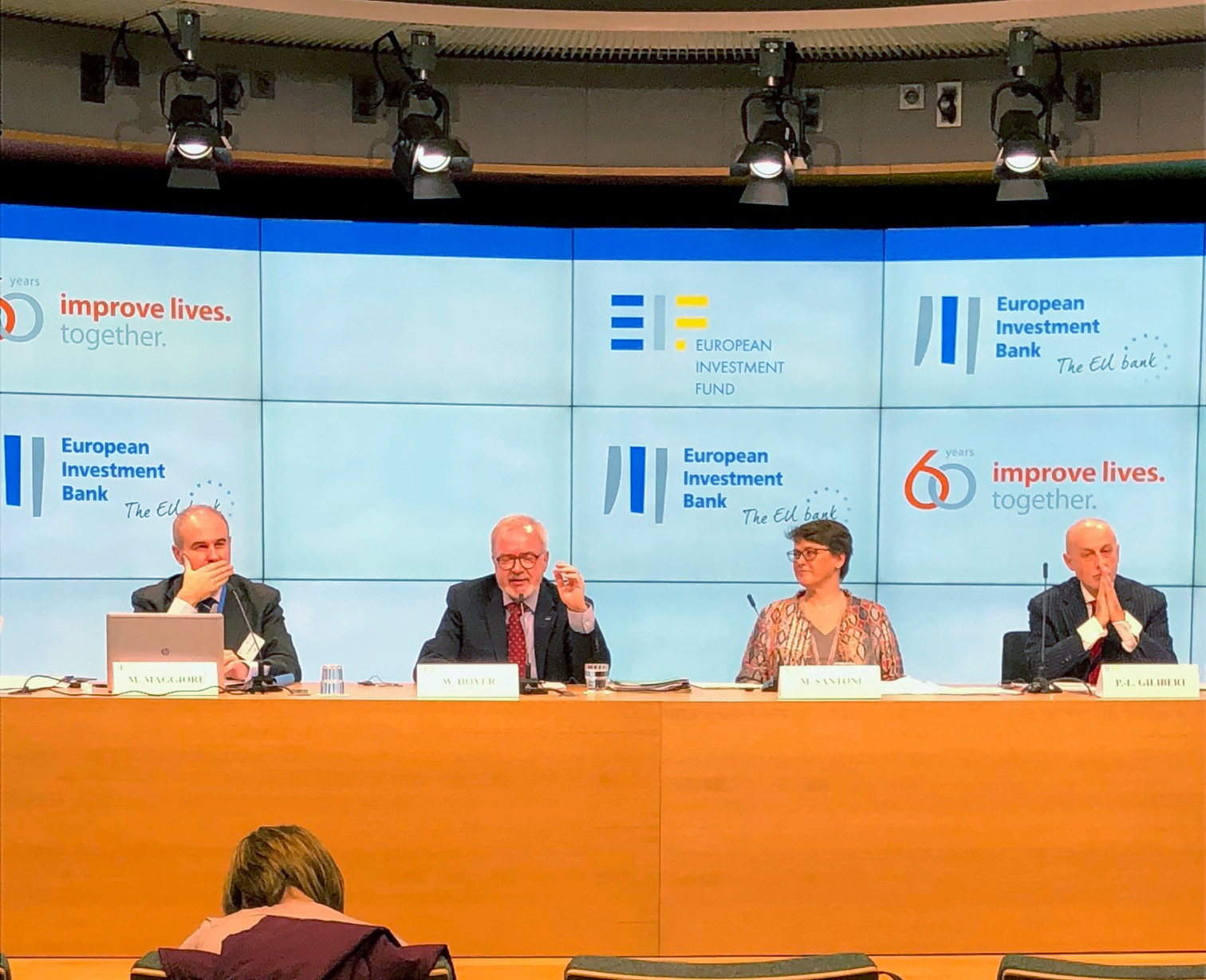 KUNA : EU bank funded record 901 projects last year