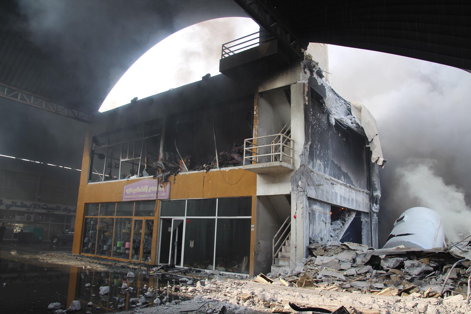 KUNA : Kuwaiti fire crews subdue blaze at commercial building