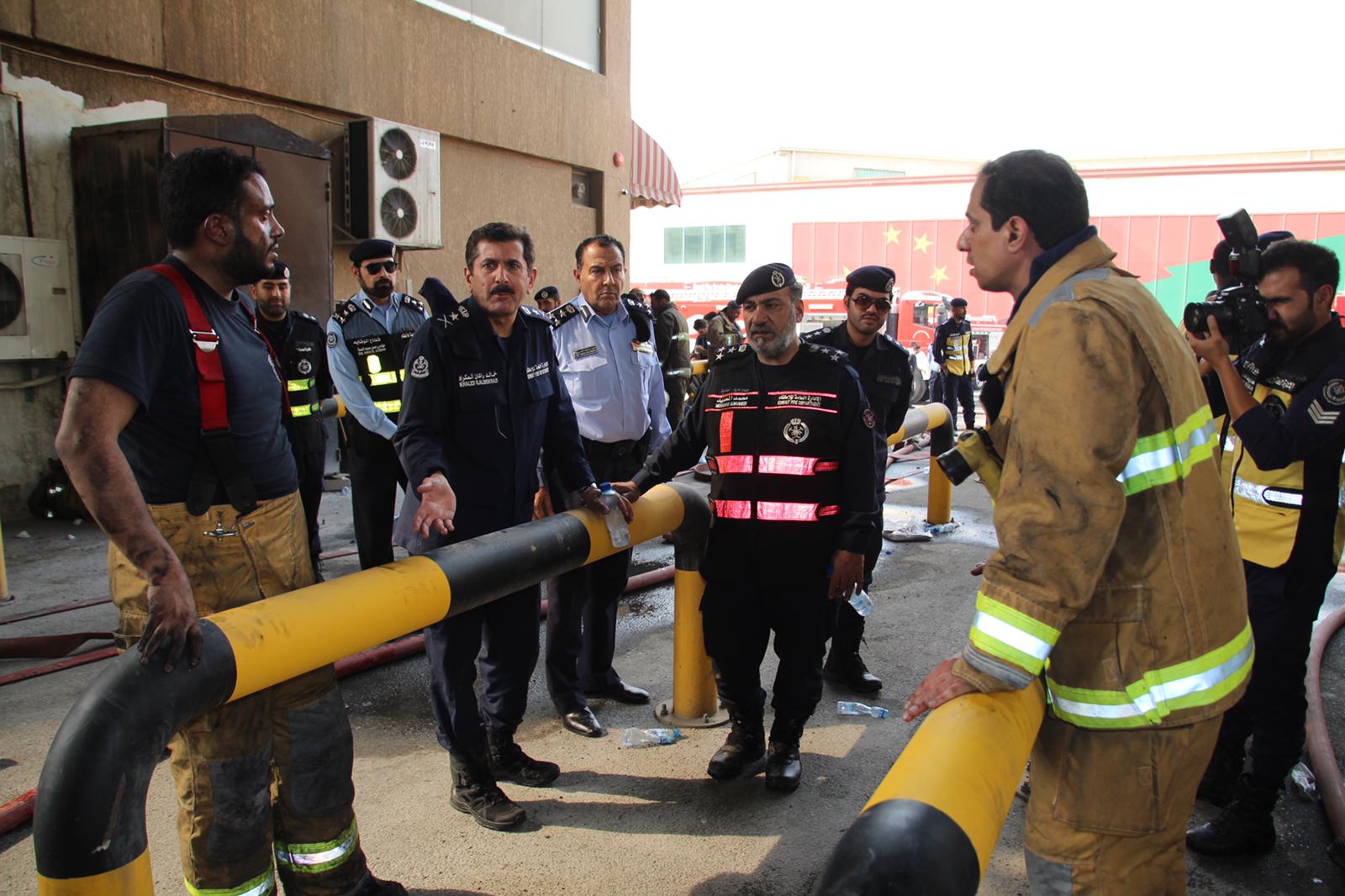KUNA : Kuwaiti fire crews subdue blaze at commercial building