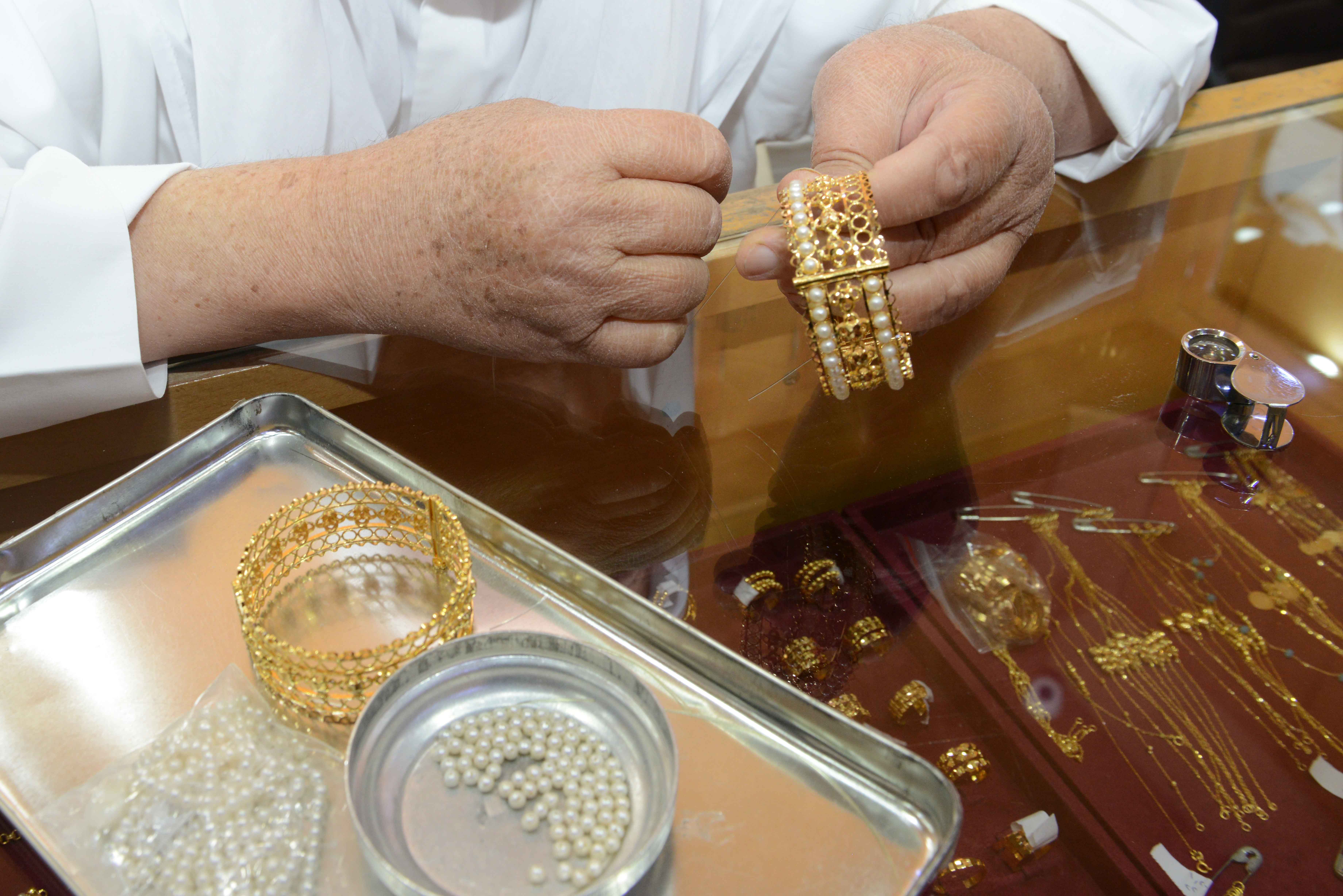 KUNA : 'Goldsmith' A well respected profession in Kuwait - Culture ...