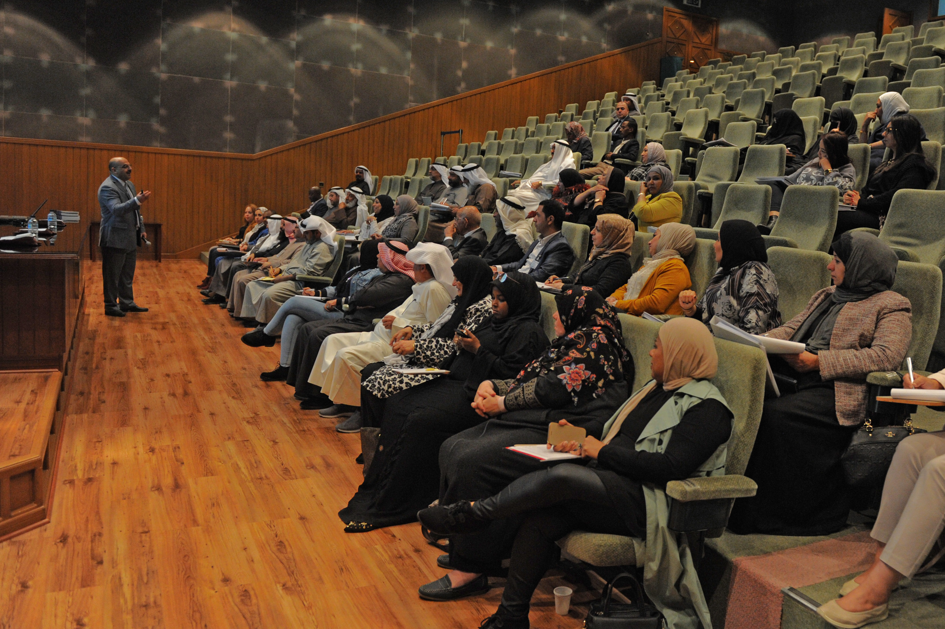 كونا : (خبرات) الكويتي: 10 في المئة من إجمالي المواطنين متقاعدون ولديهم ...