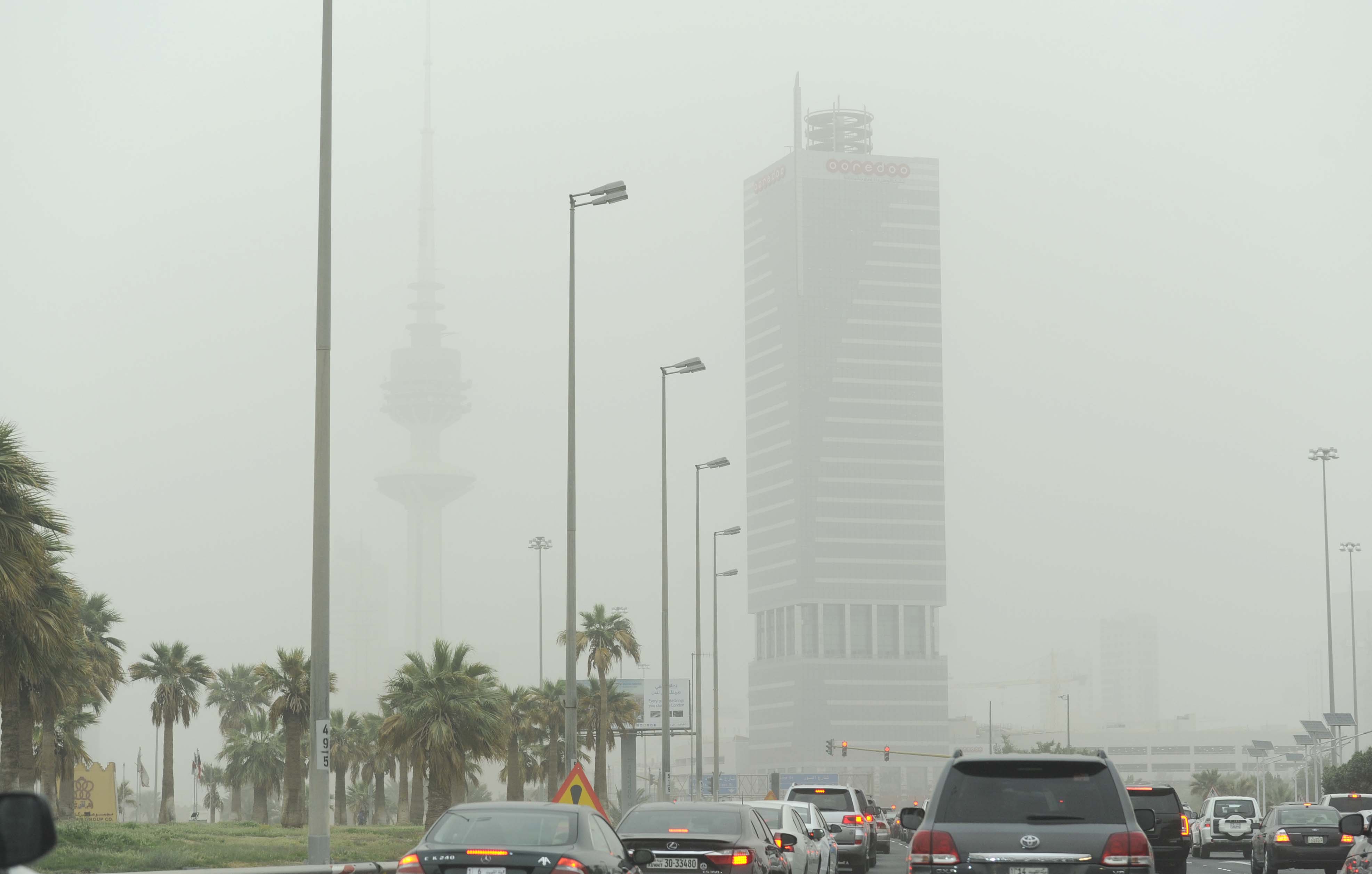 KUNA : Dust storms hits Kuwait with chance of thunderstorm
