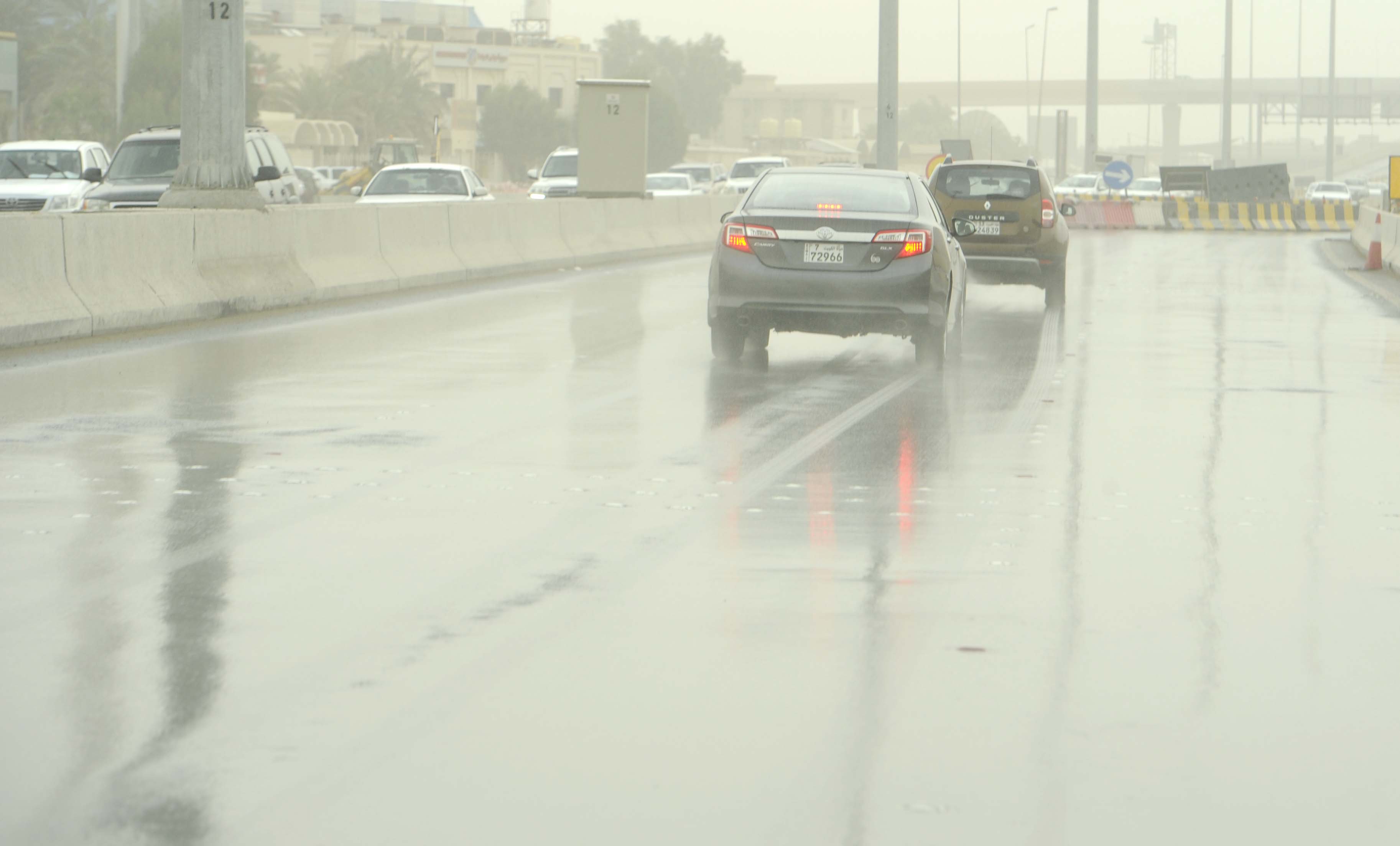 KUNA : Dust storms hits Kuwait with chance of thunderstorm