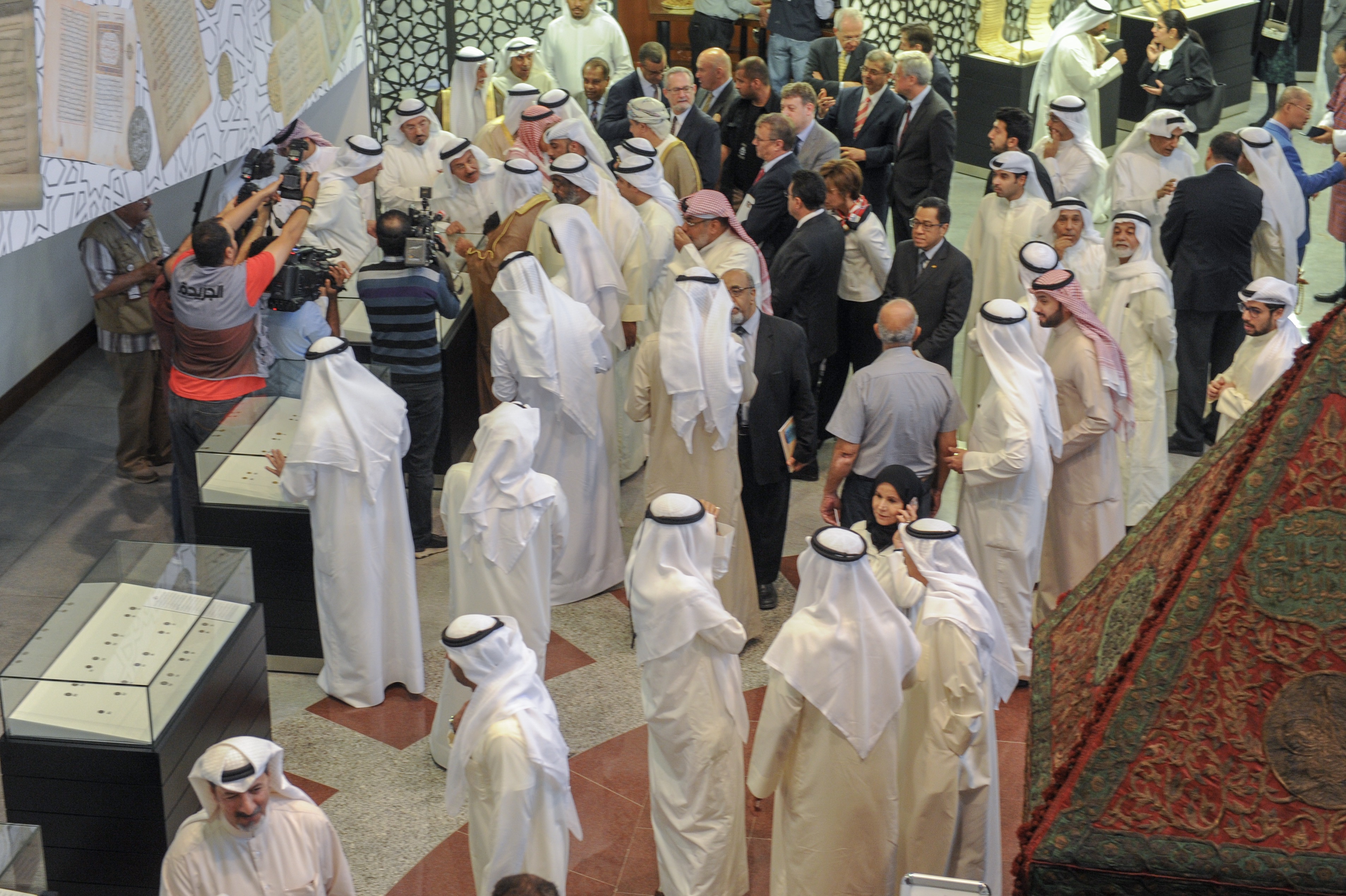 KUNA : Kuwait Def. Min. commends Islamic Treasures exhibition