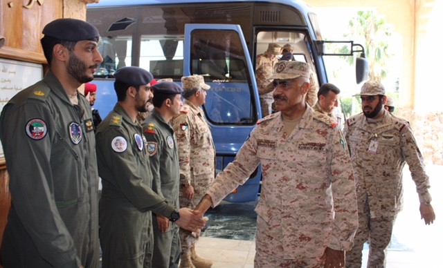 KUNA : Army chief hails Kuwaiti forces in Saudi Arabia