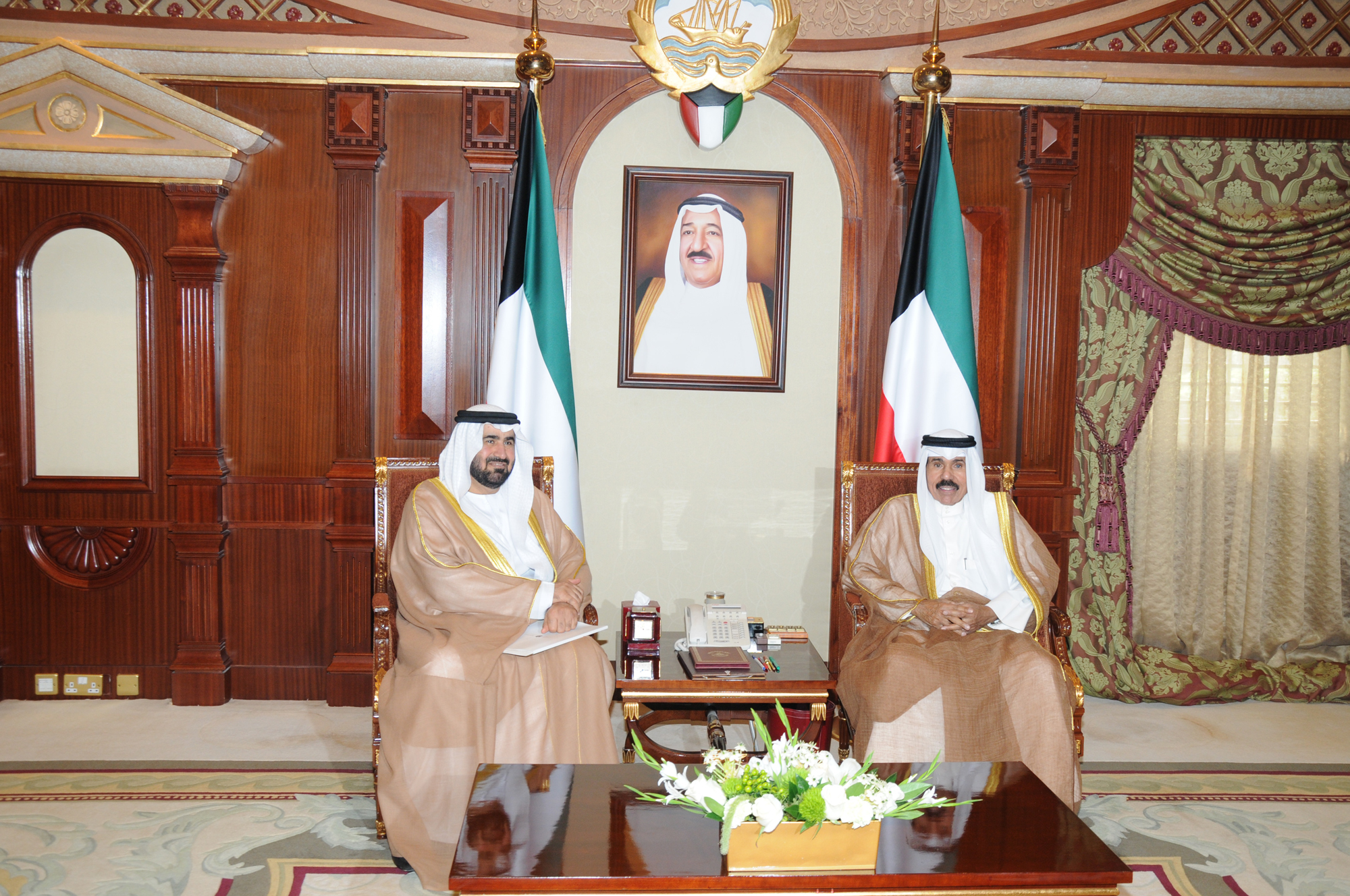KUNA : His Highness Deputy Amir receives UAE ambassador