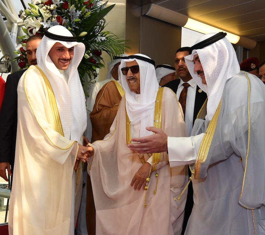 KUNA : Kuwait Amir returns home - diwan - 16/10/2019