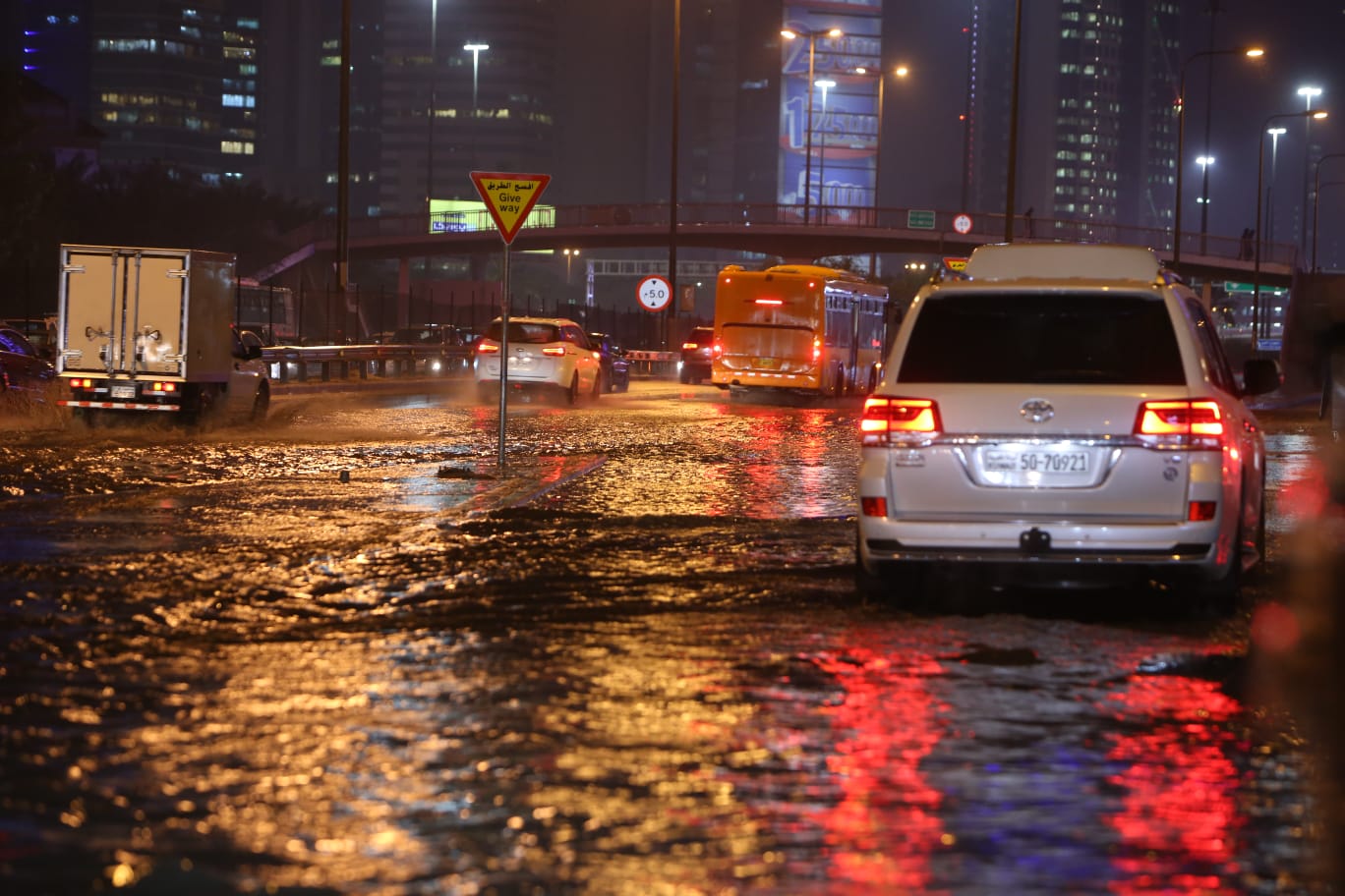 كونا : Kuwait faces unstable weather, heavy rains -- Meteorologist