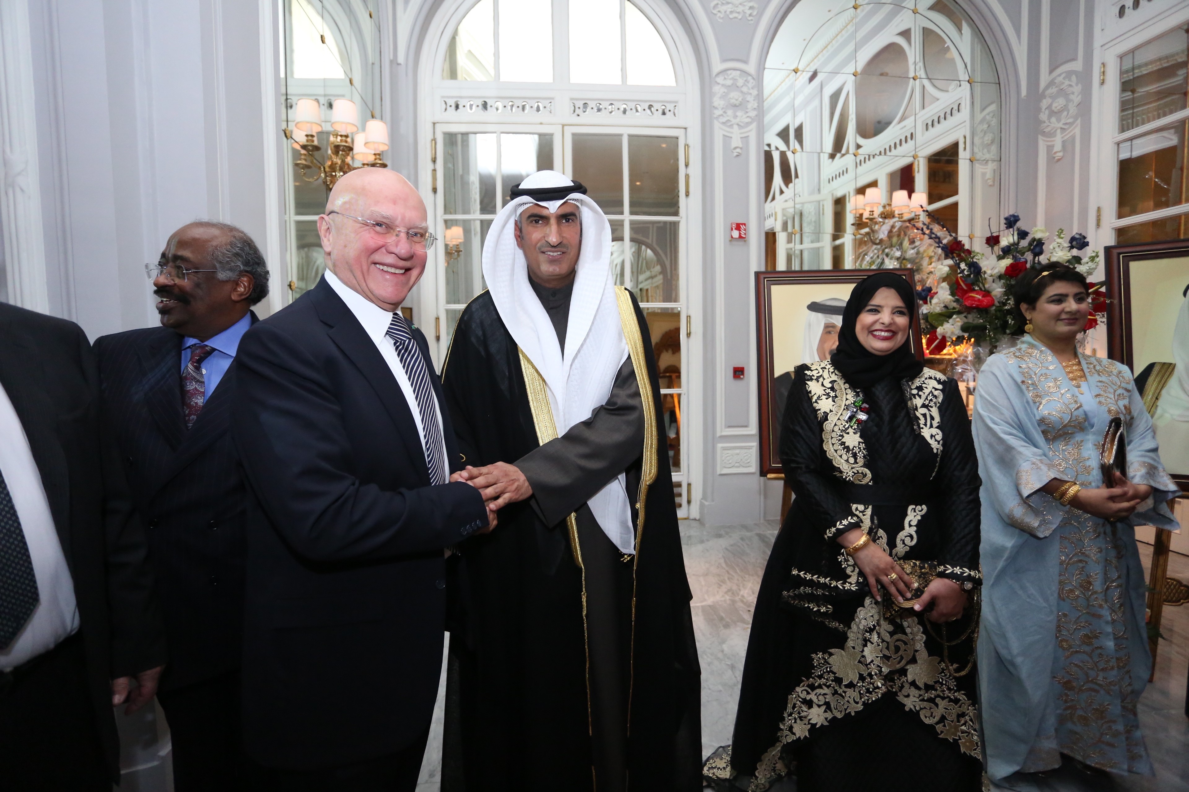 كونا : Kuwaiti embassies worldwide celebrate the national days