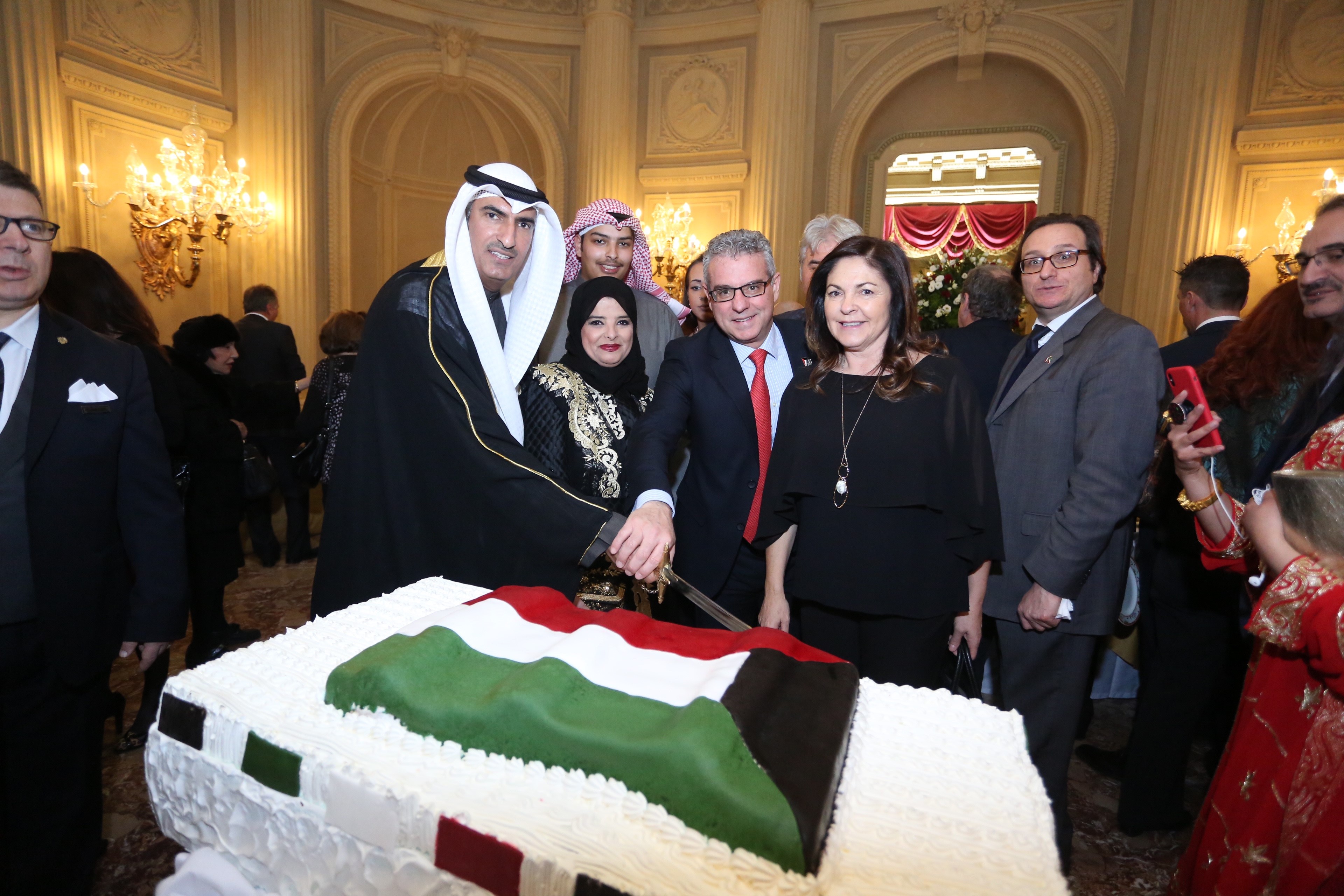 كونا : Kuwaiti embassies worldwide celebrate the national days