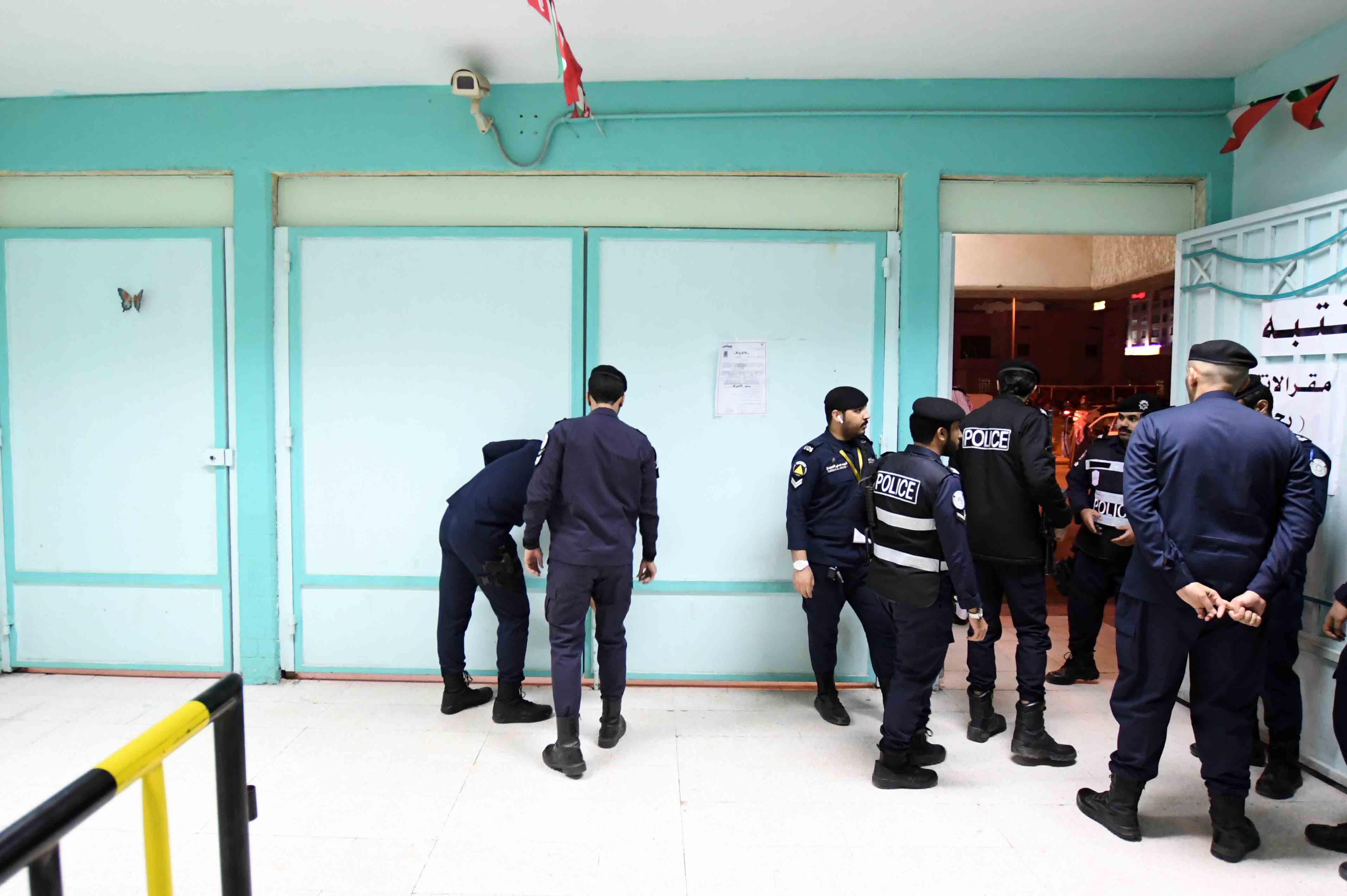 كونا : Kuwait parliamentary by-elections conclude