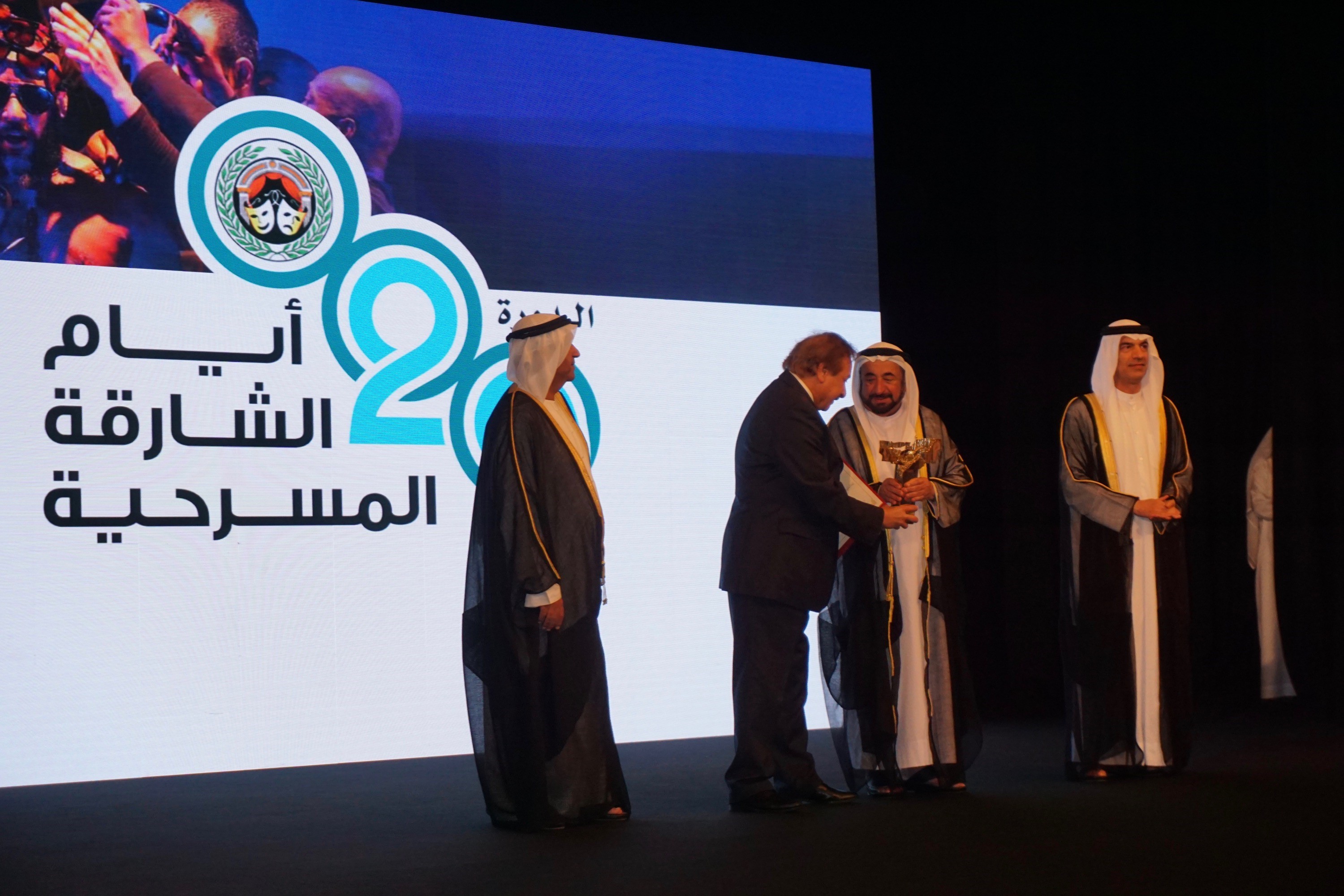 كونا : Sharjah Theater Days honors Kuwait actor Mohammad Al-Mansour ...
