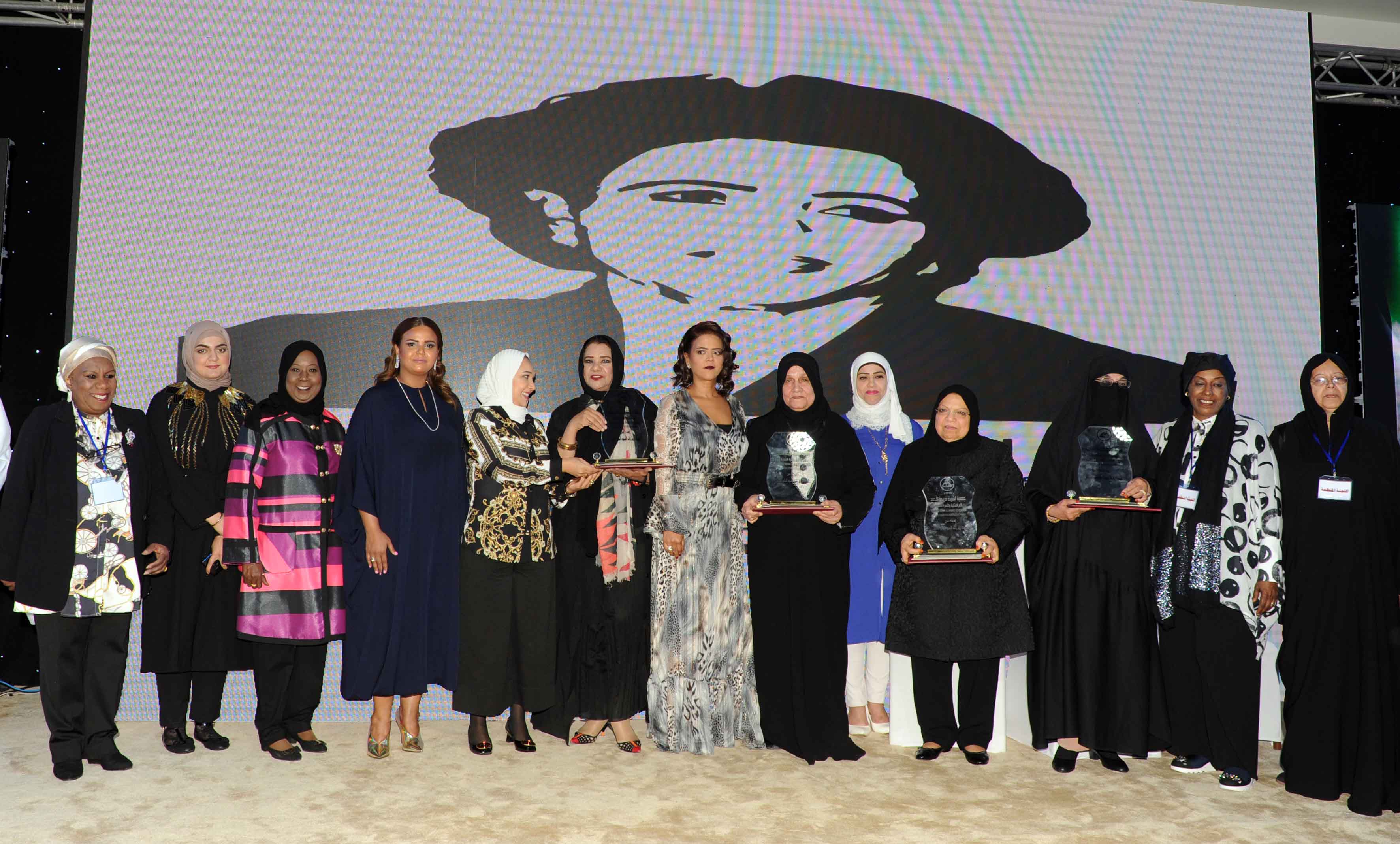 كونا : Kuwaiti society honors ideal mothers
