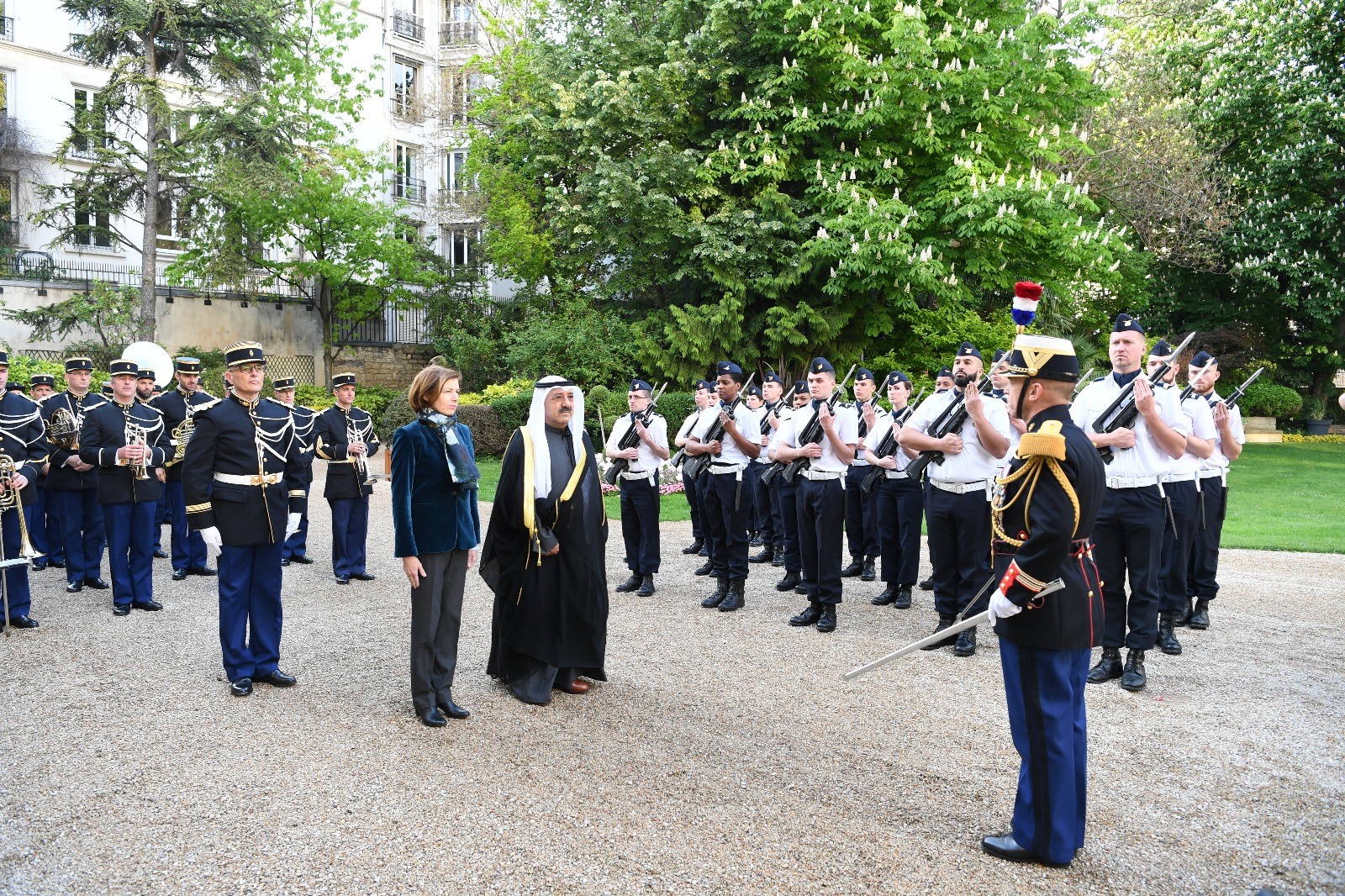 KUNA : Kuwaiti First Deputy PM meets French DM