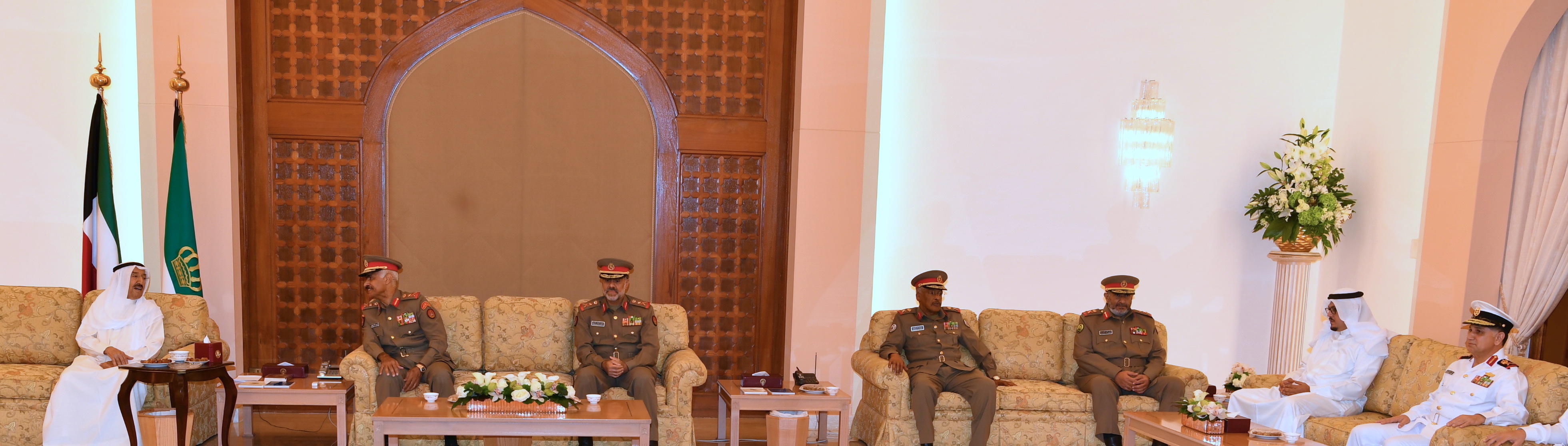 كونا : His Highness Amir holds iftar banquet in honor of defense min ...