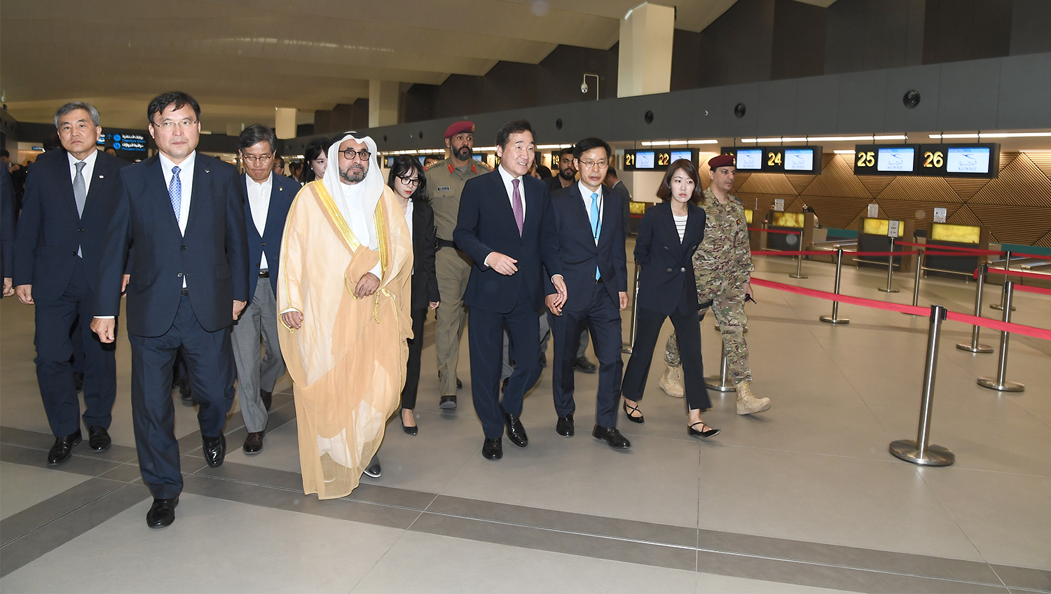 KUNA : S. Korean PM visits Kuwait Airways T4 building
