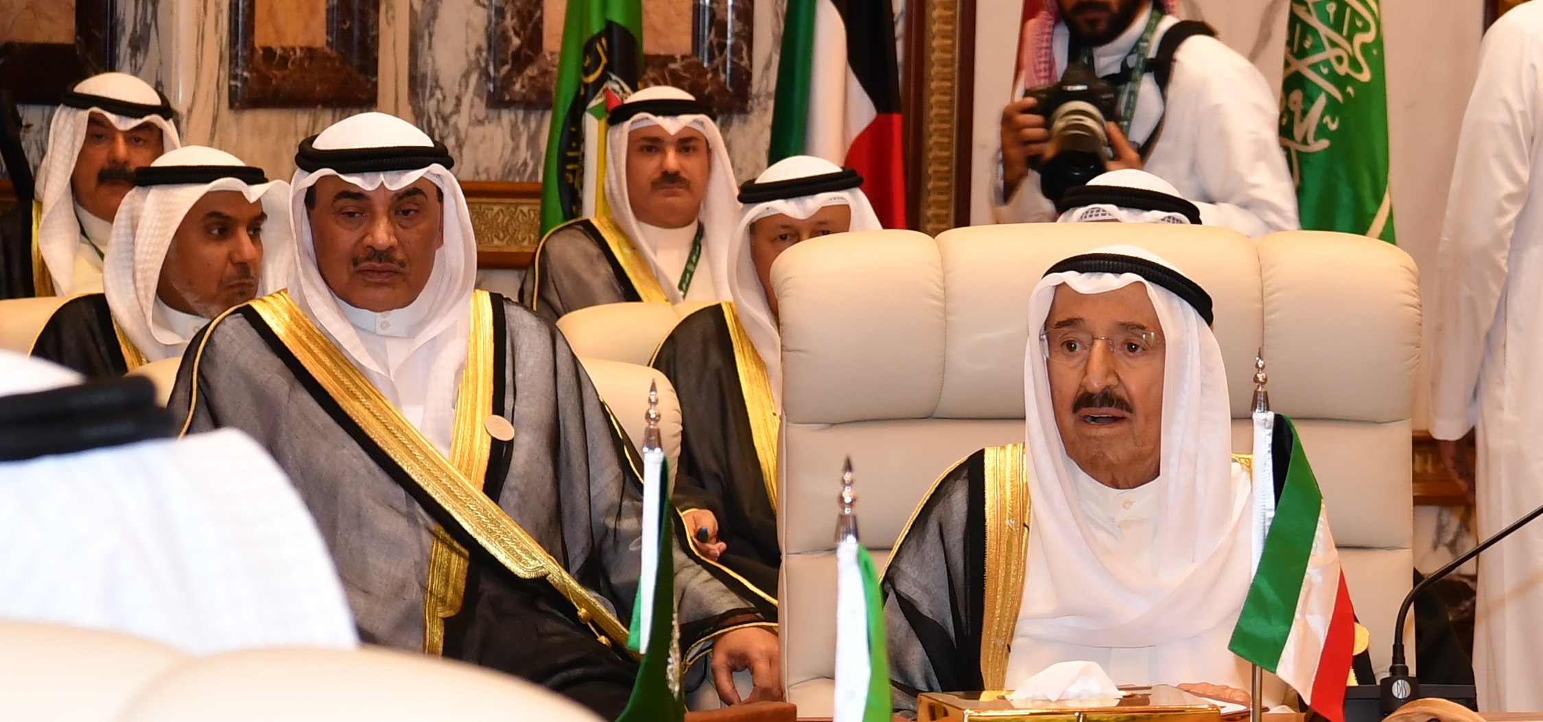 كونا : Kuwait Amir appeals to GCC leaders to put differences aside ...