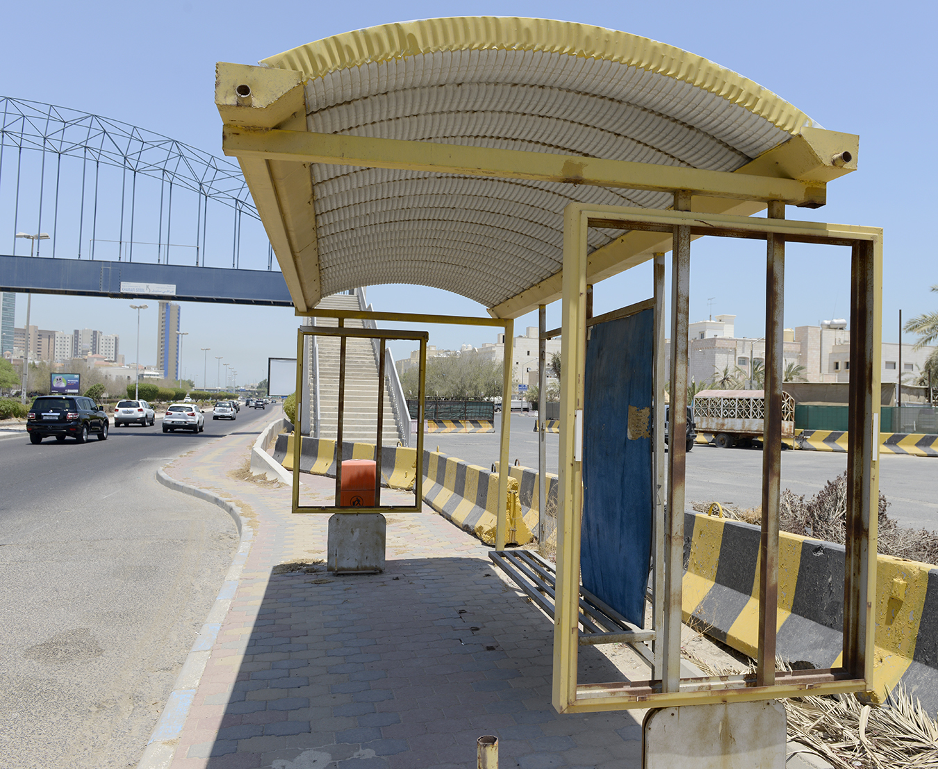 KUNA : Several bus stops in Kuwait lack basic components - General - 02 ...