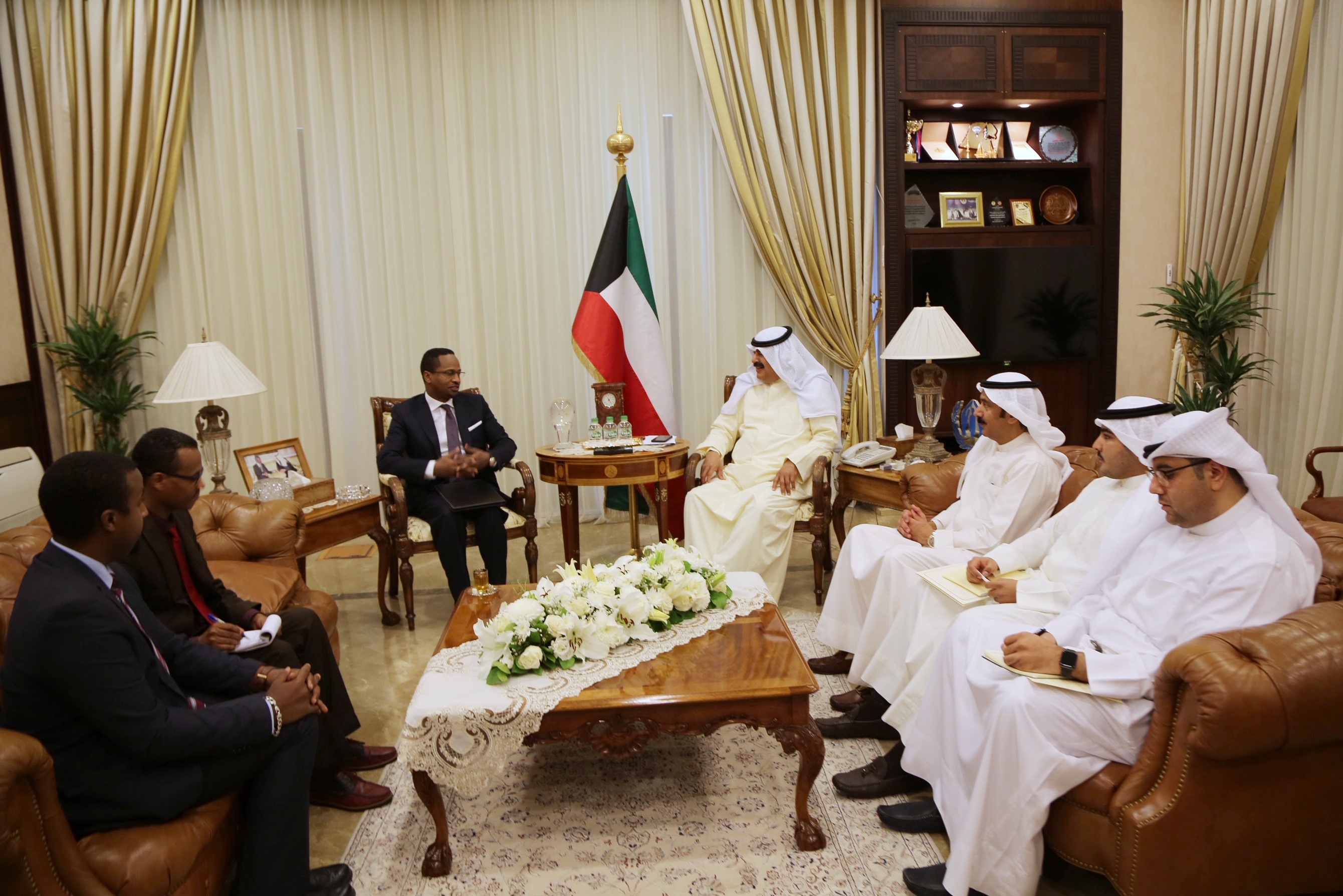 KUNA : Kuwait Deputy FM meets a number of ambassadors