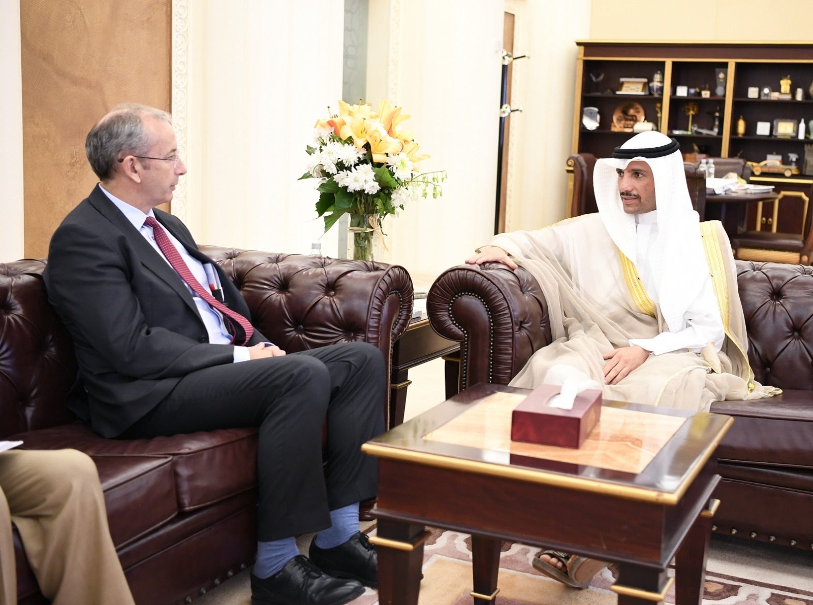 كونا : Speaker Al-Ghanim receives envoys to Kuwait