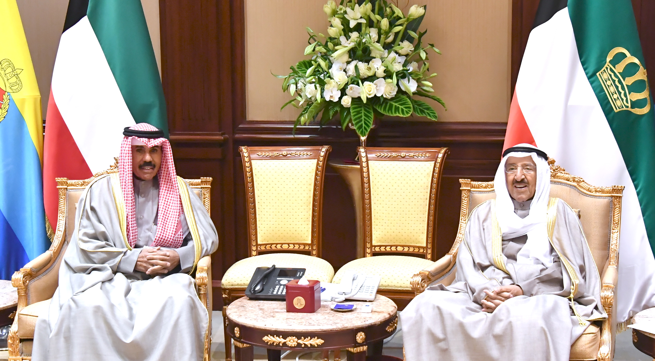 KUNA : Kuwait Amir receives senior state officials