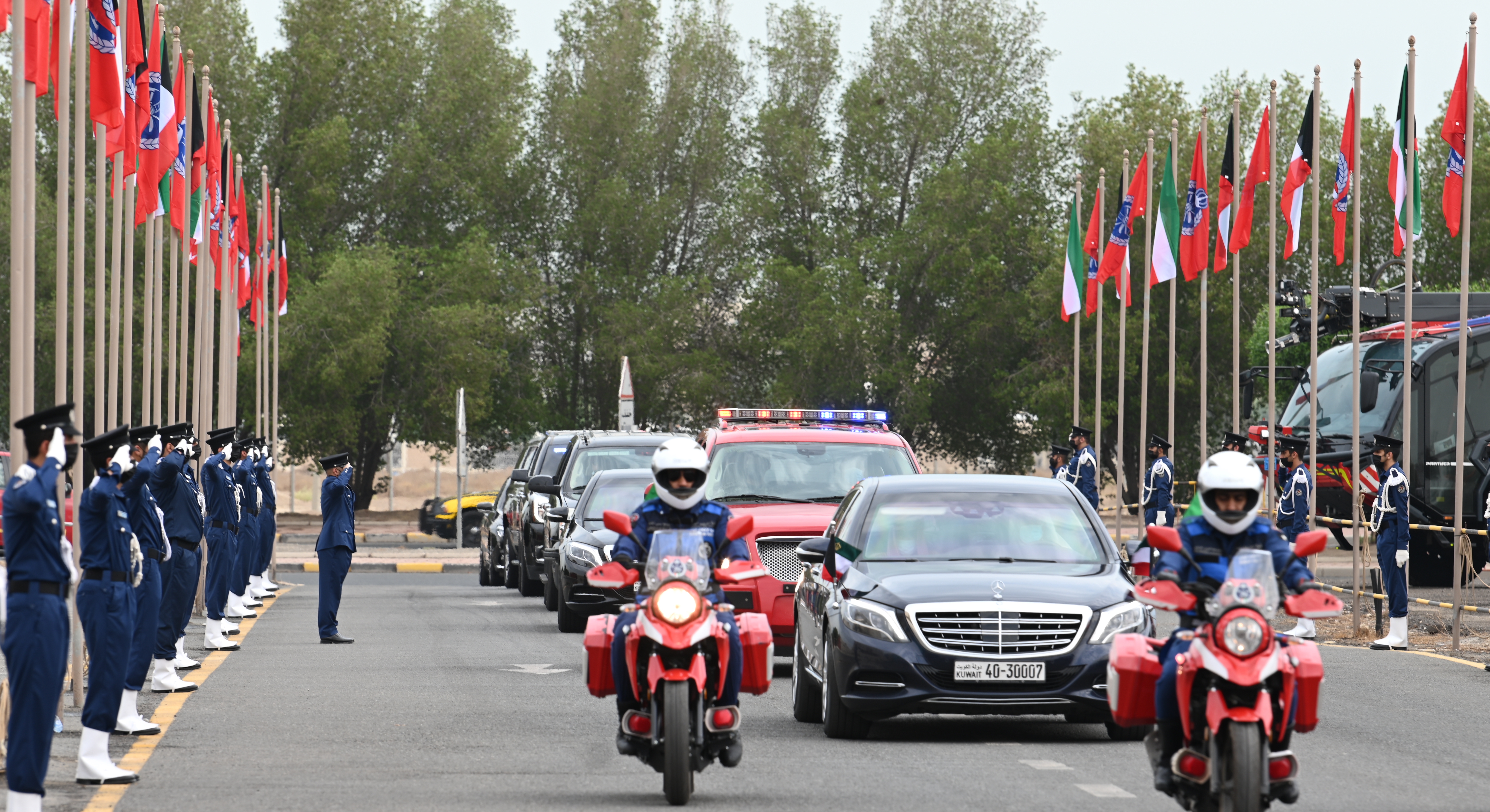 KUNA : Kuwait Amir praises firemen for services of public - diwan - 11 ...