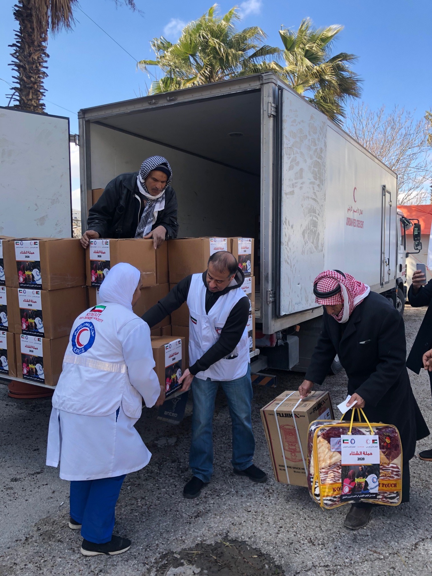 KUNA : Kuwait Red Crescent shifts some attention to poor in Kuwait ...